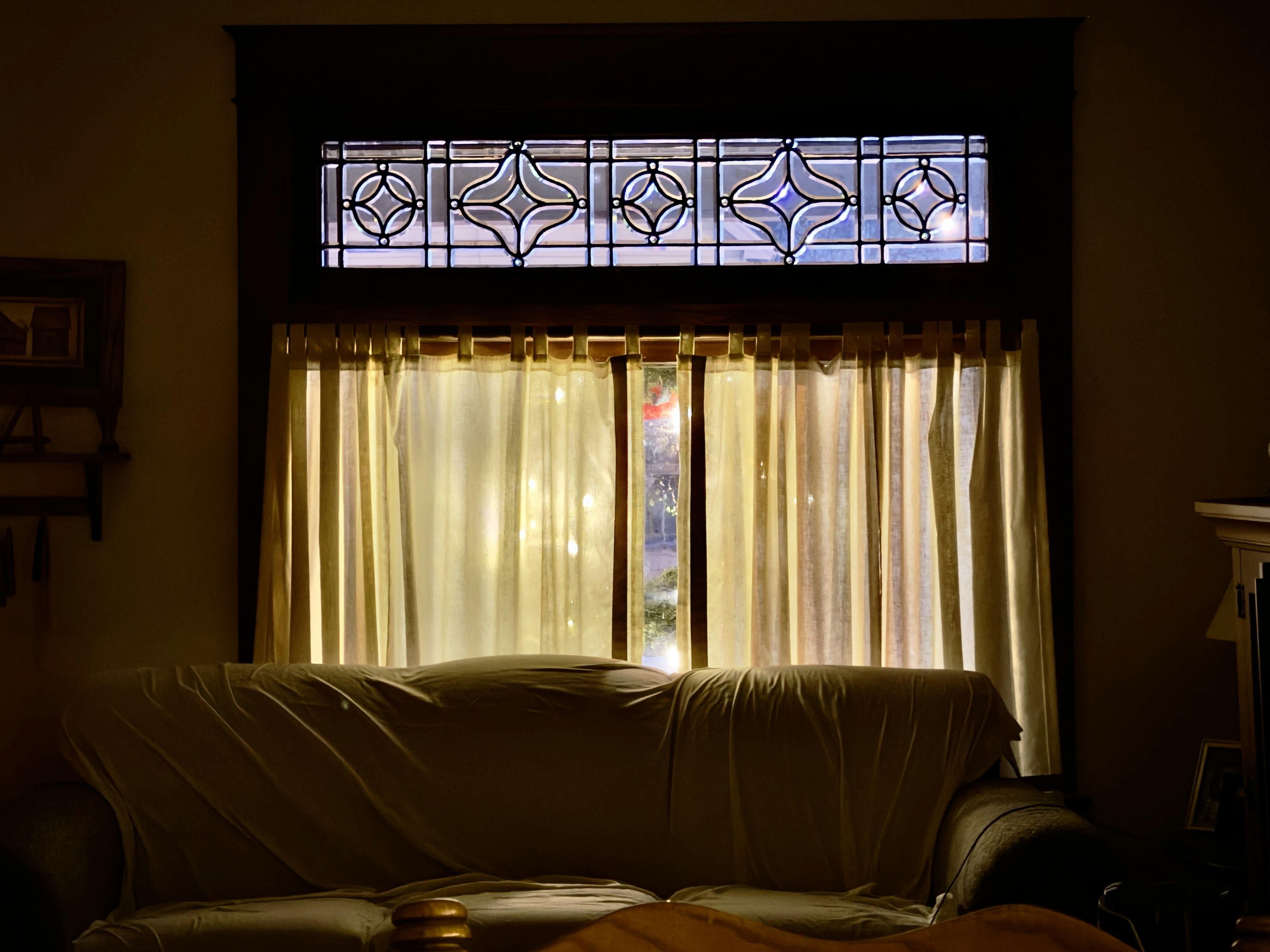 Sunlit Curtain Ridge: Quiet Afternoon in the Living Room
