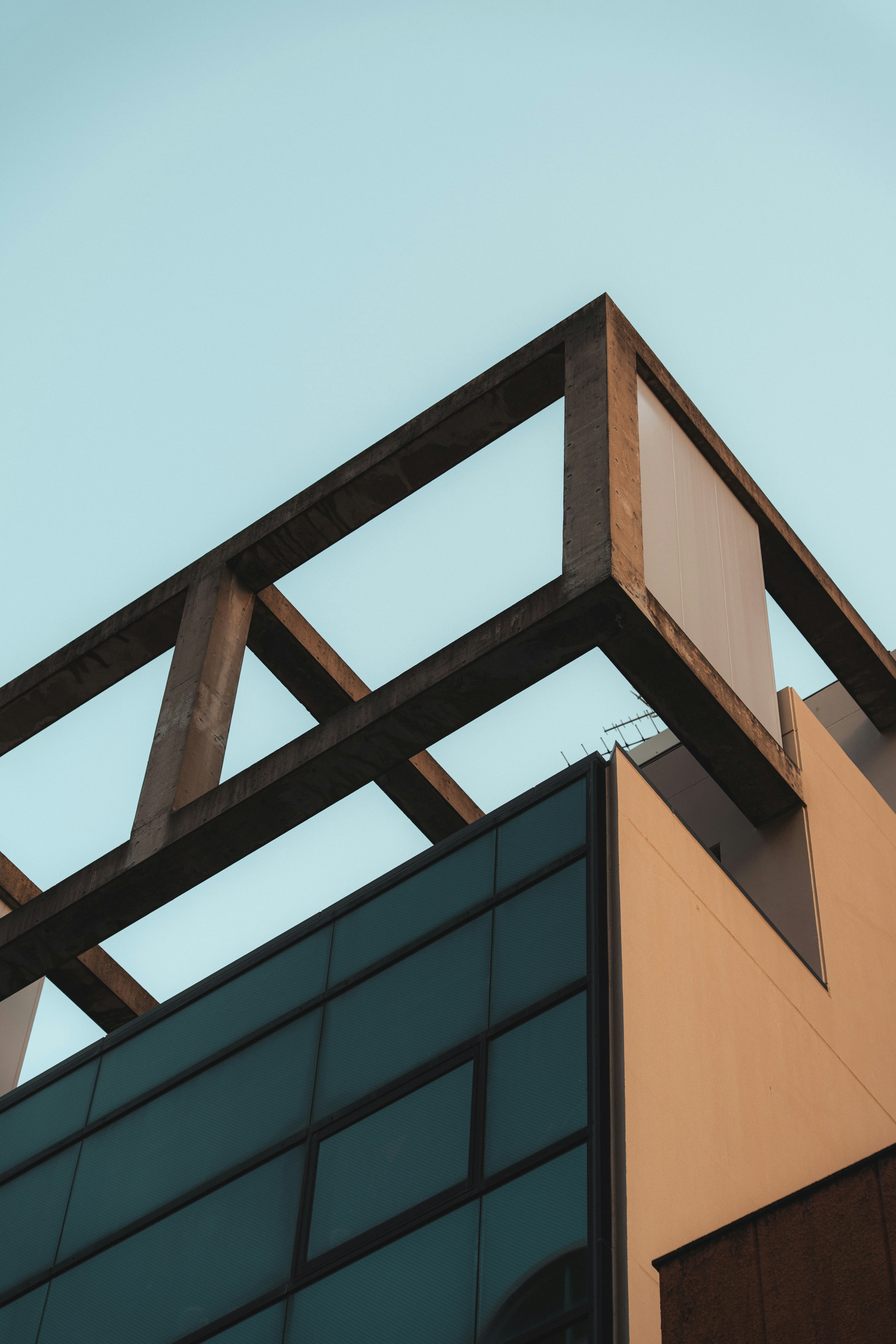 Architectural Framework Under a Clear Sky