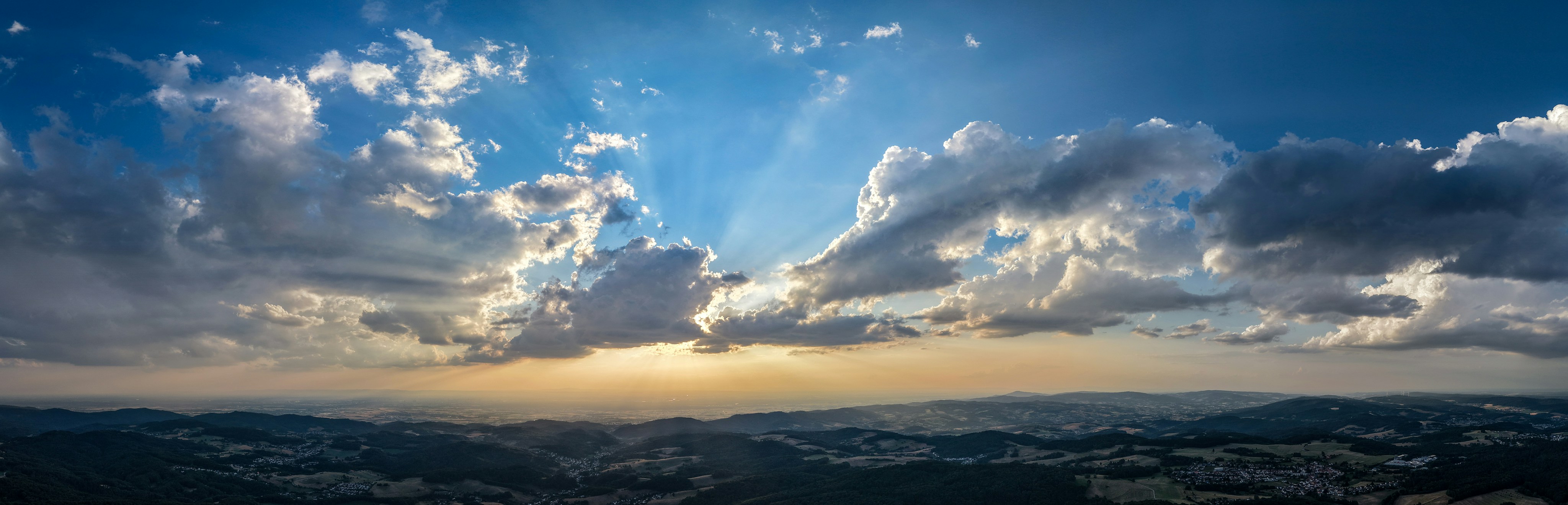 Dawn Unfolds Over a Rolling Continental Horizon