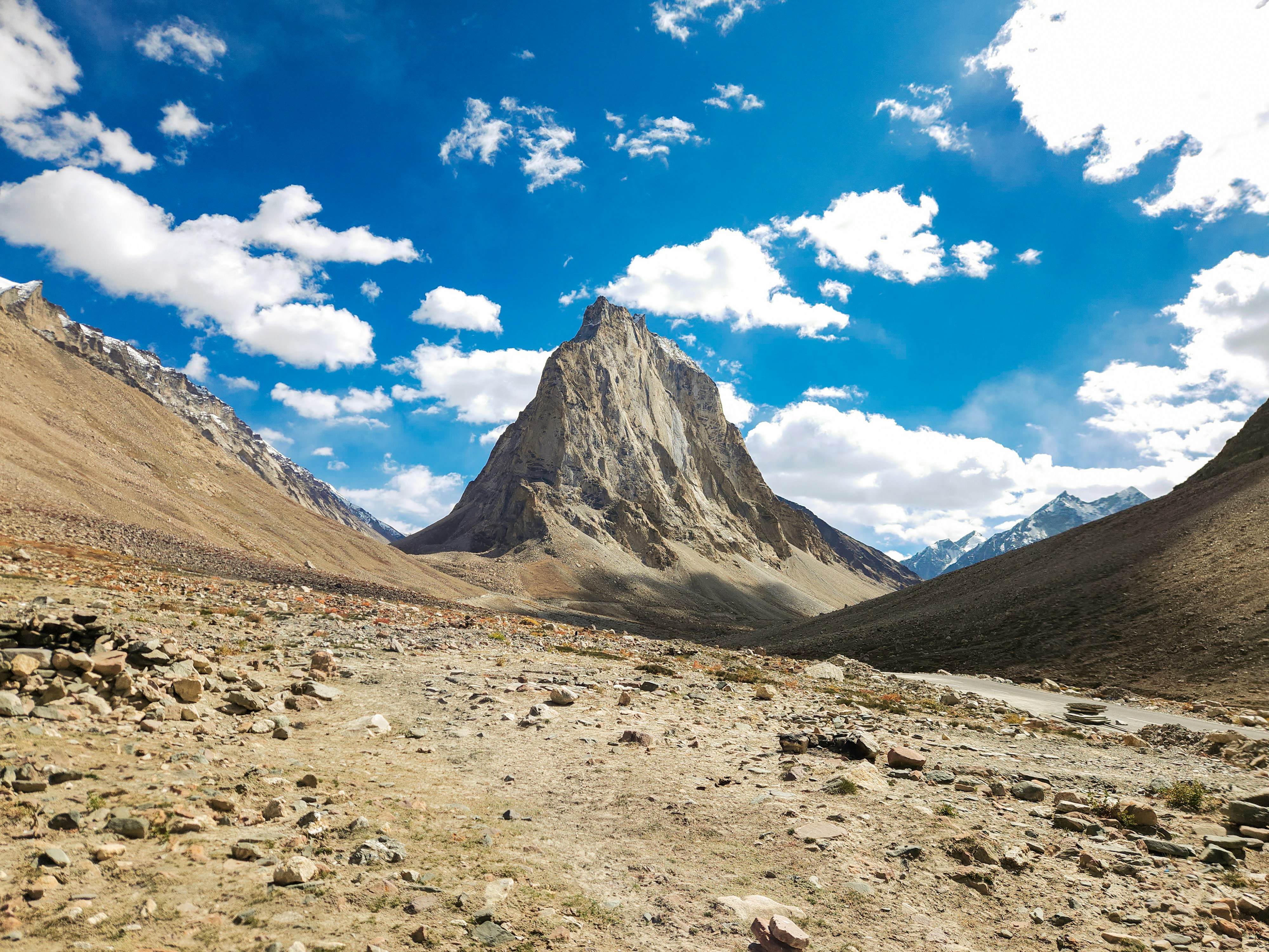Peak Crowned by Sky: A Lonely Glacier-Valley Under a Bright V-crescent