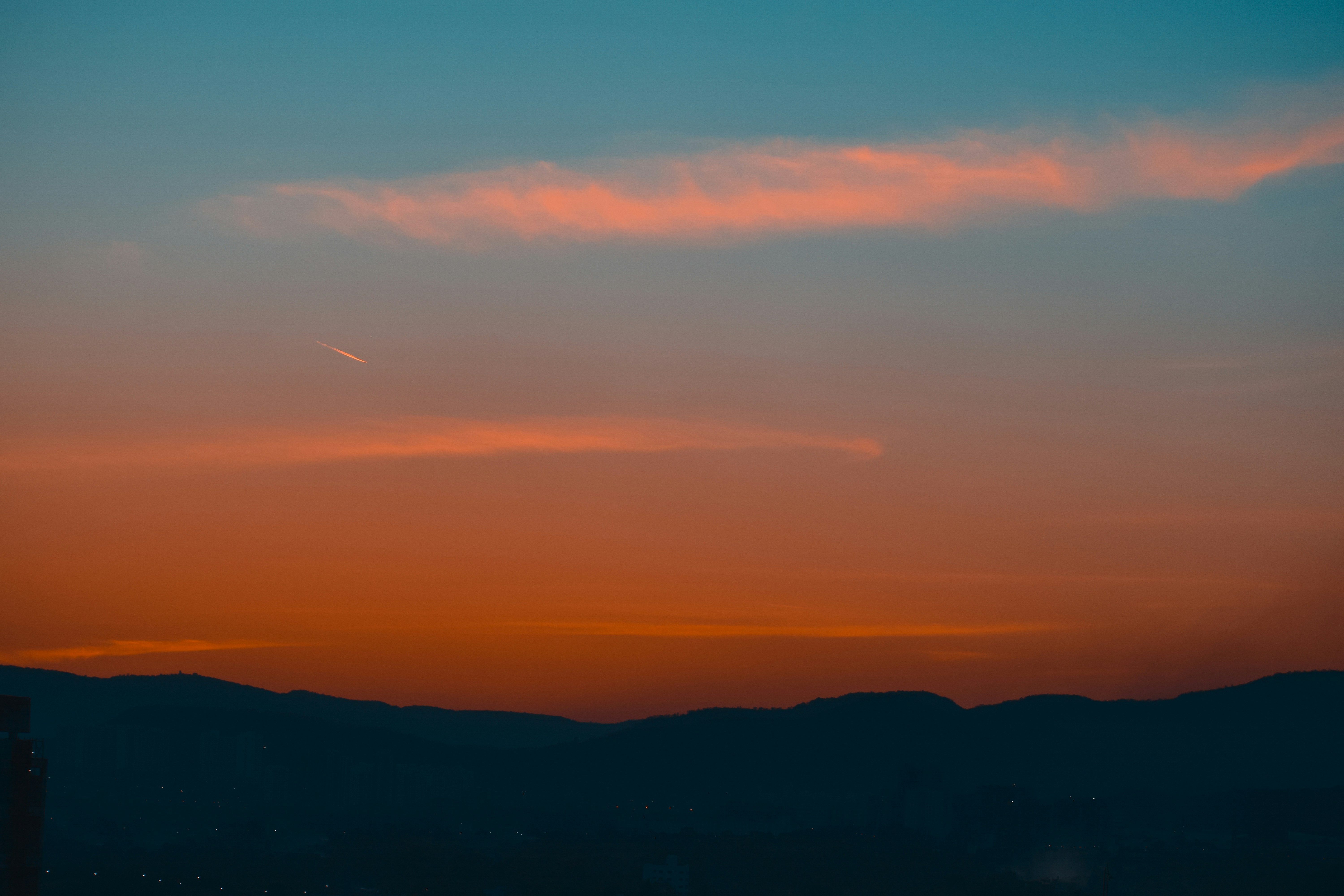 Dusk Over the Ridge: A Quiet Horizon
