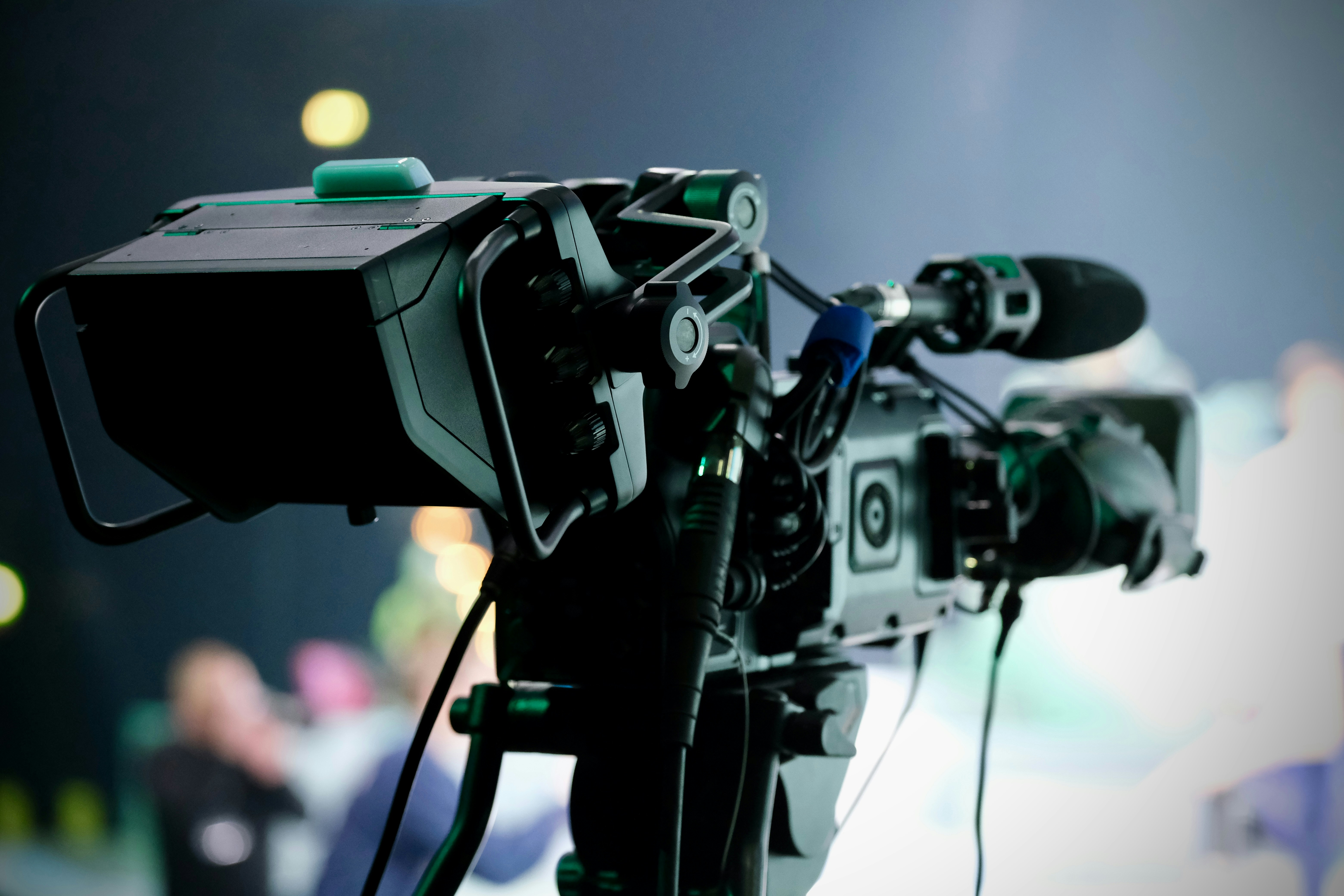 In the Spotlight: A Stage Rig of Stillness
