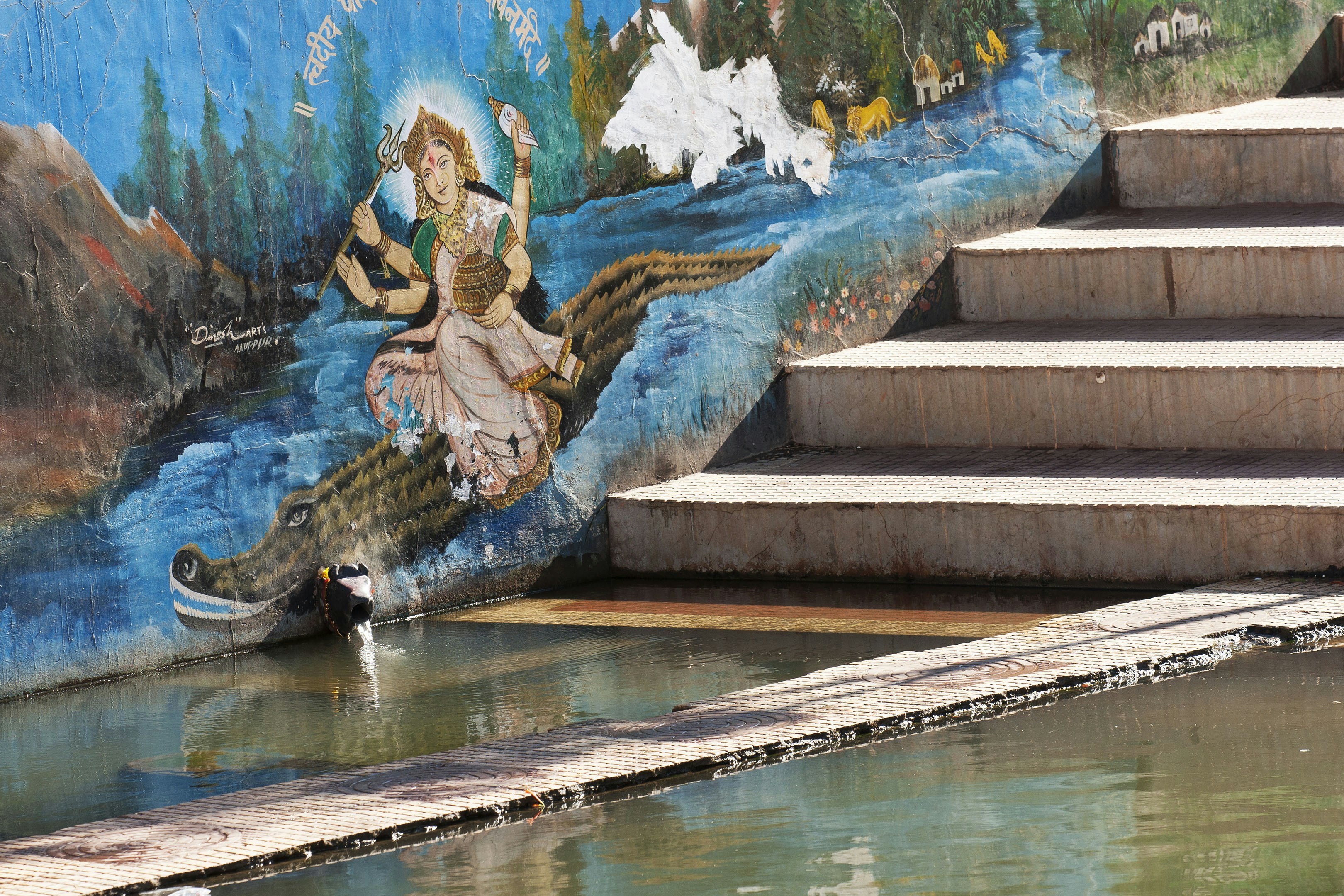 Graffiti Dragon Waterfall: Cartoon Hero by the Steps
