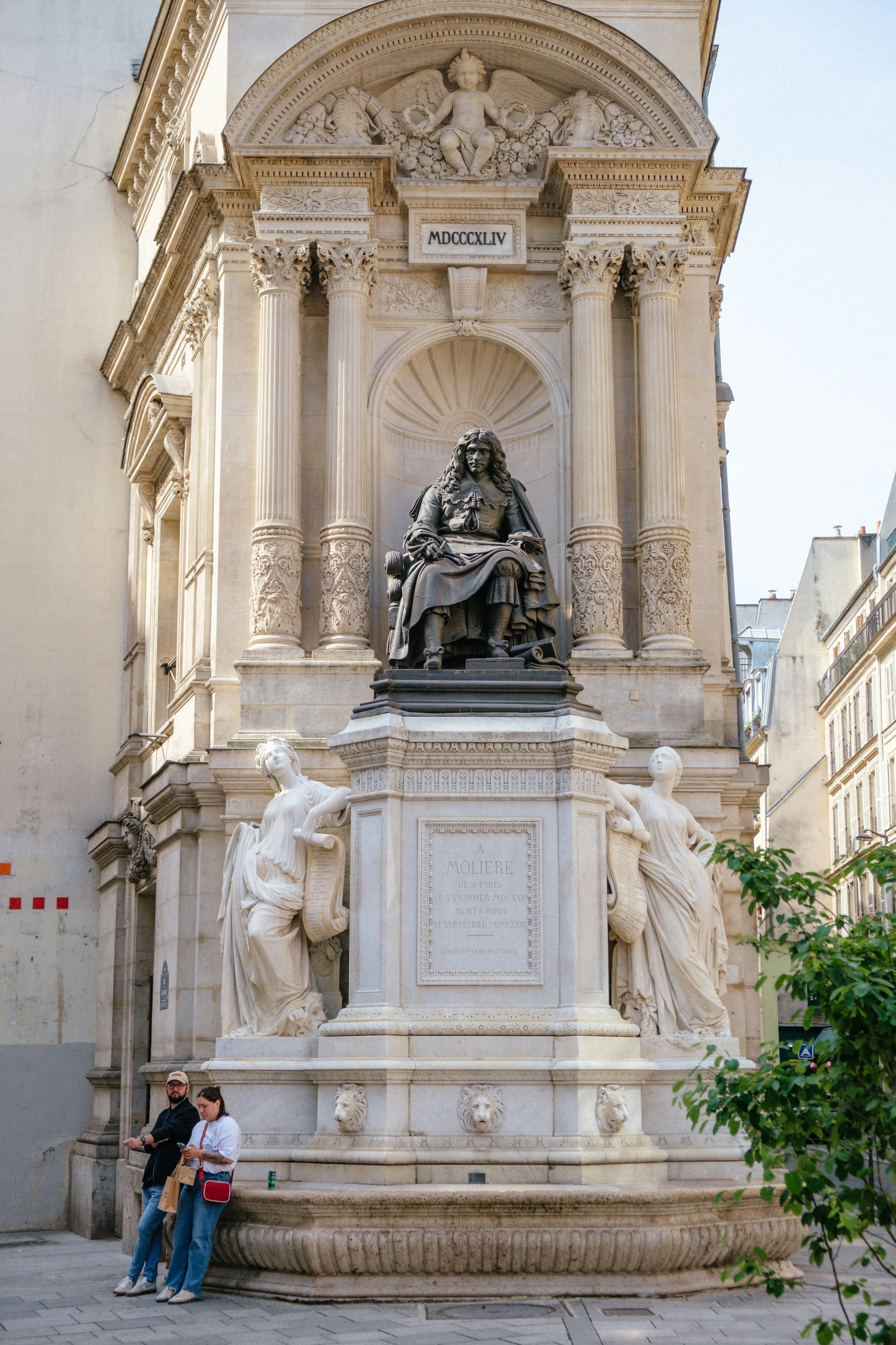 Statue at the Baroque Arcade: A Portrait of Cadence and Stone
