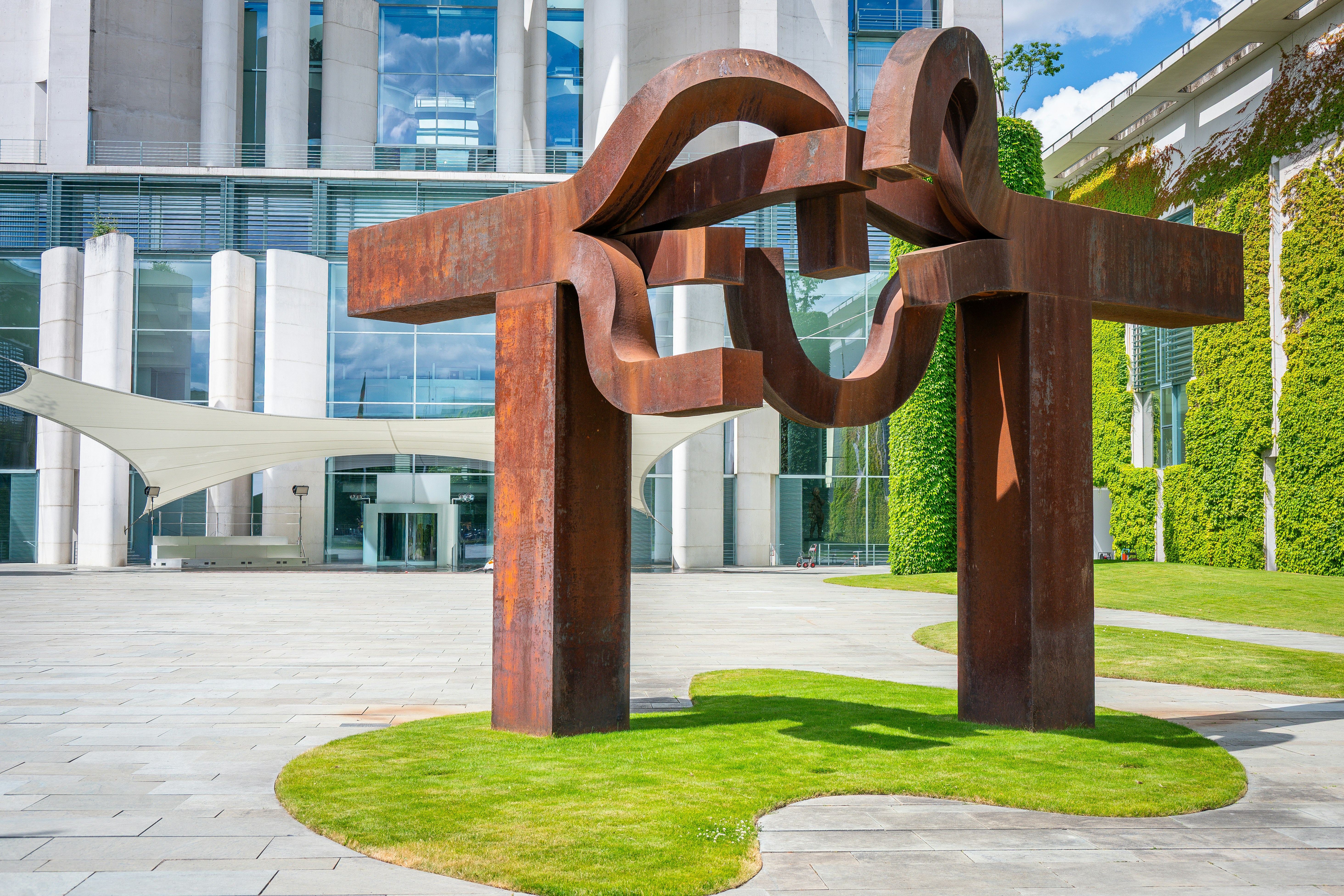 Geometric Rust: Interlocking Iron Forms at the Civic Campus