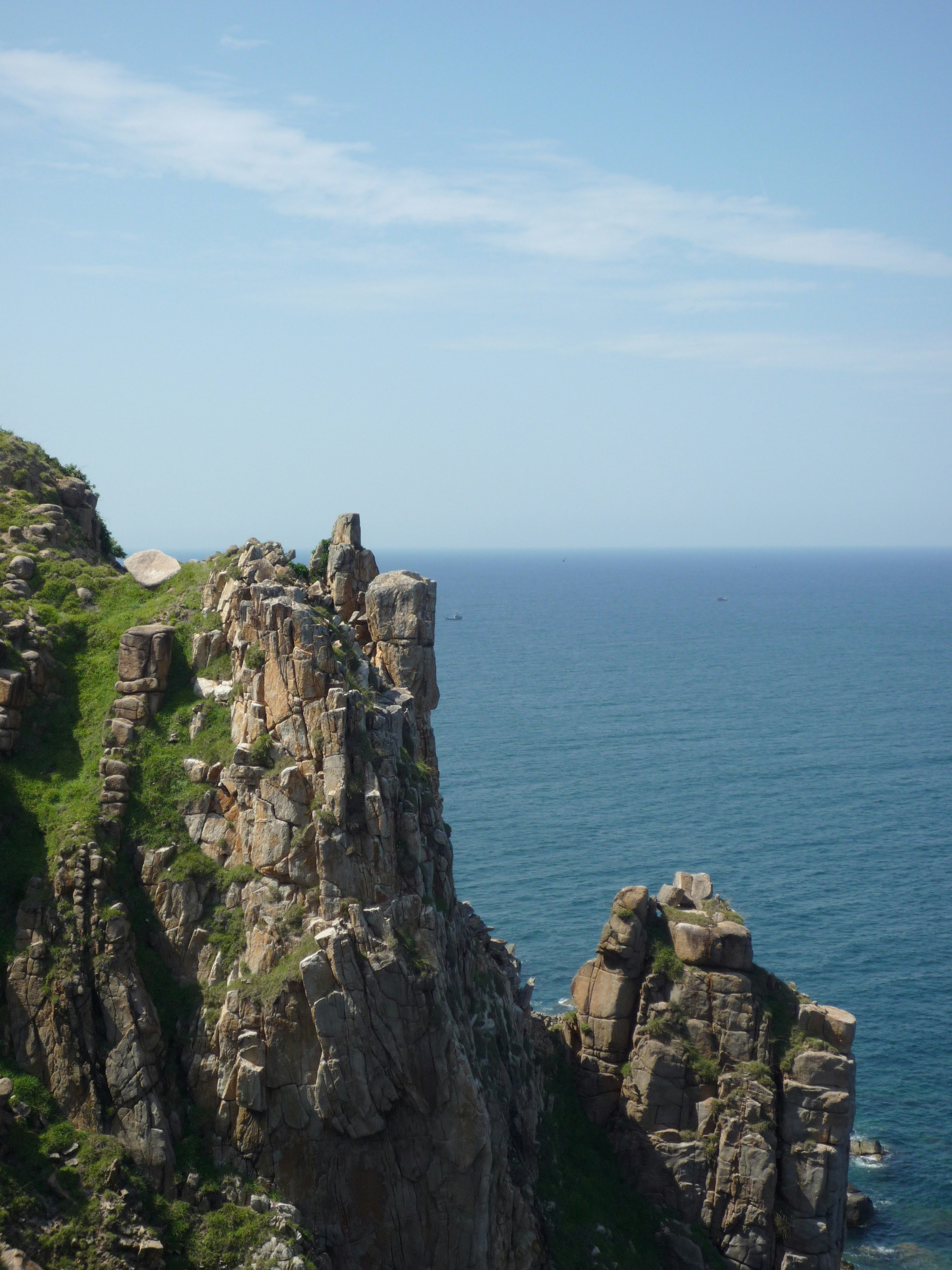 Cliffside Ribbon: A Seaside Corridor of Stone