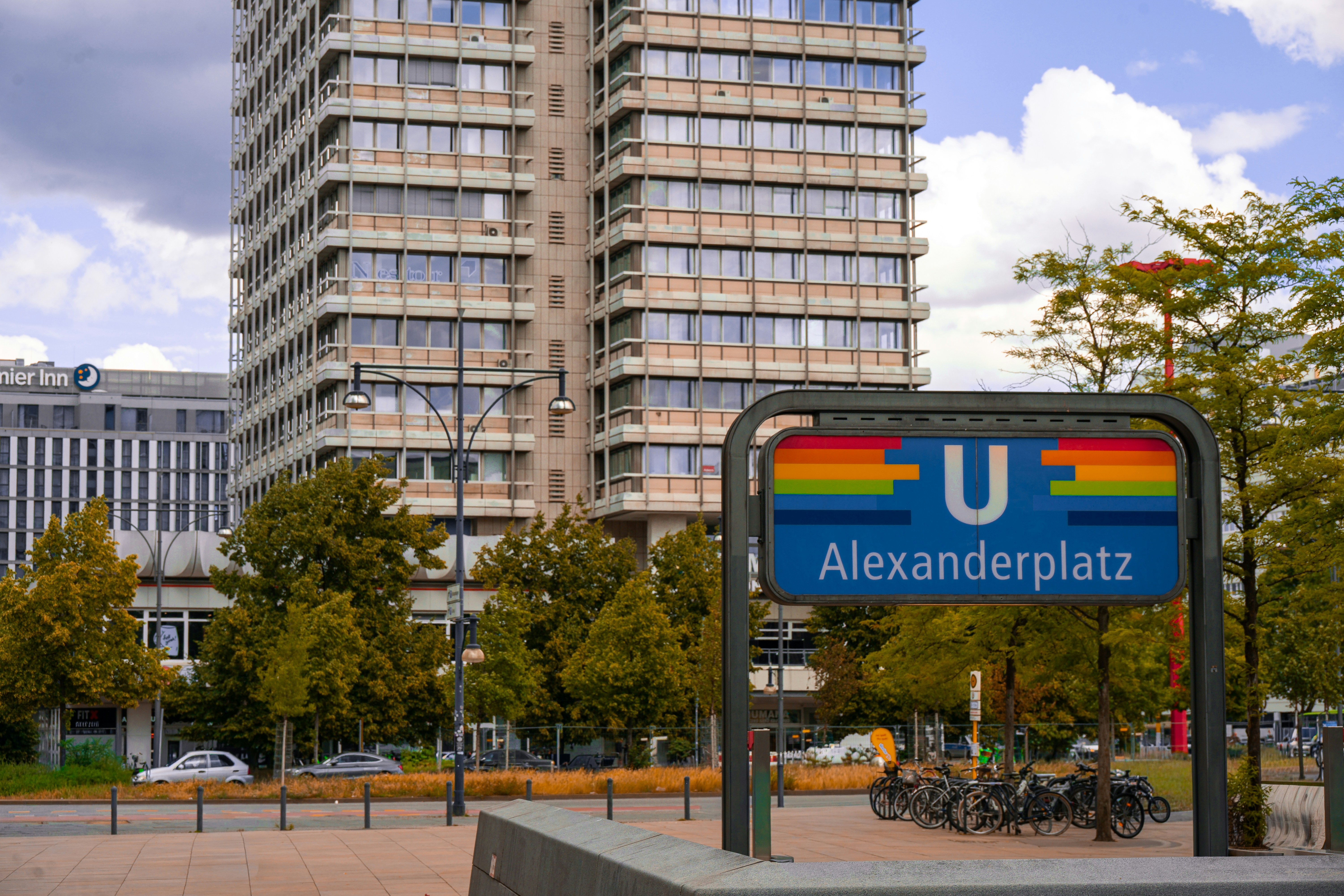 Urban Corridor: The U-Bahn Sign Framing a Berlin Moment