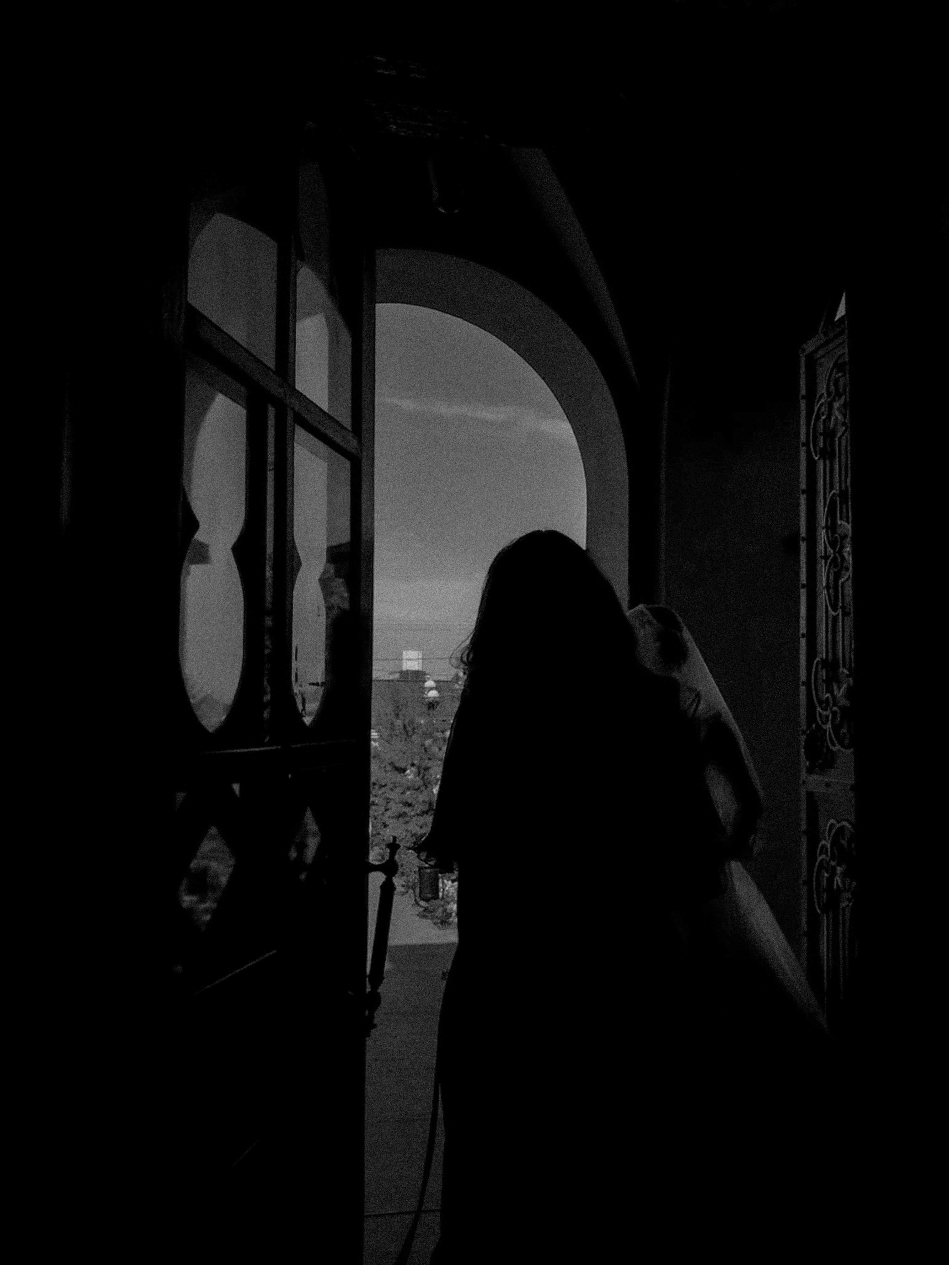 Veiled Vows at the Archway