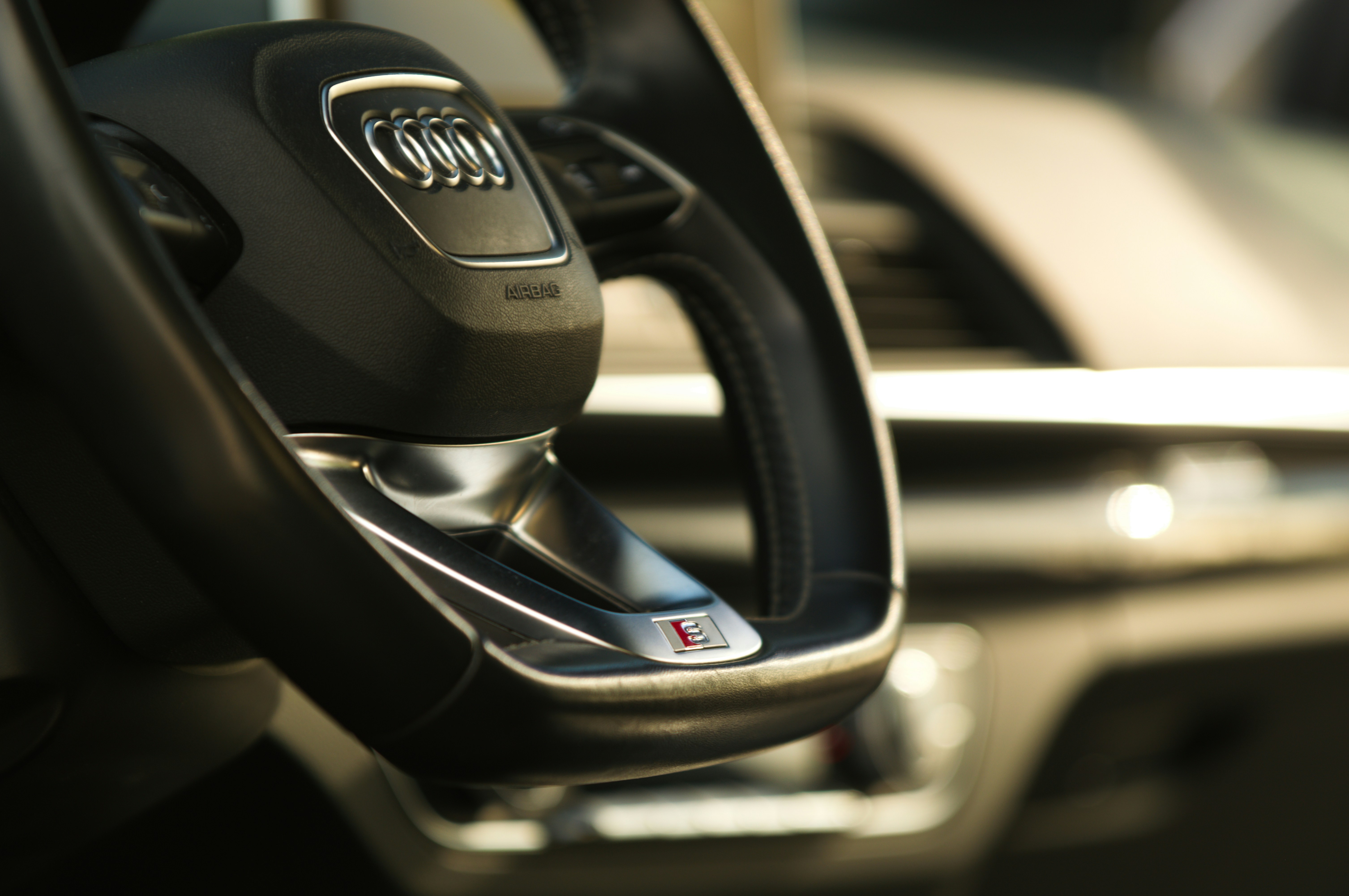 Midnight Mettle: The Audi Steering Wheel in Focus