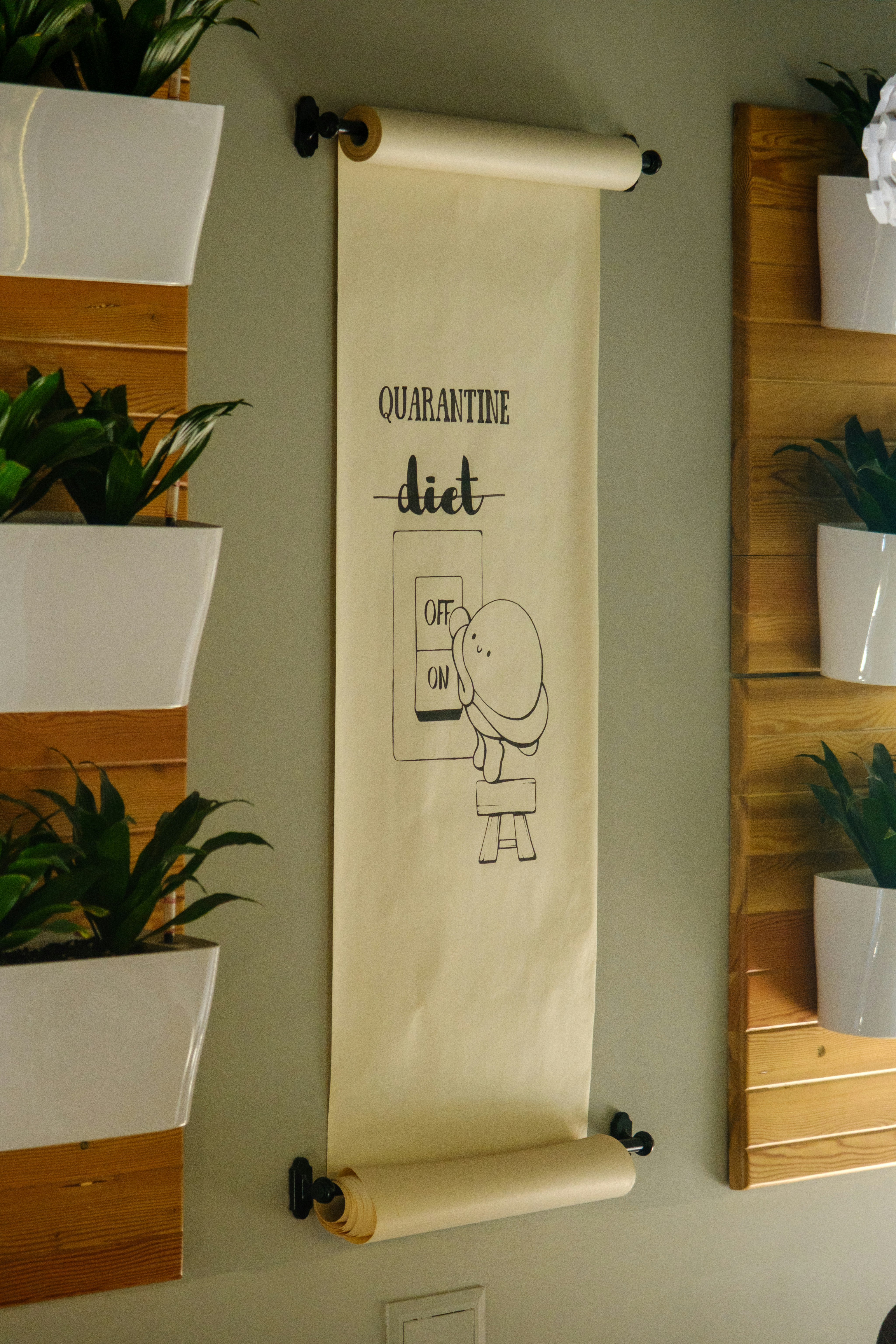Quarantine Diet: the Scroll with a Heroic On/Off Switch