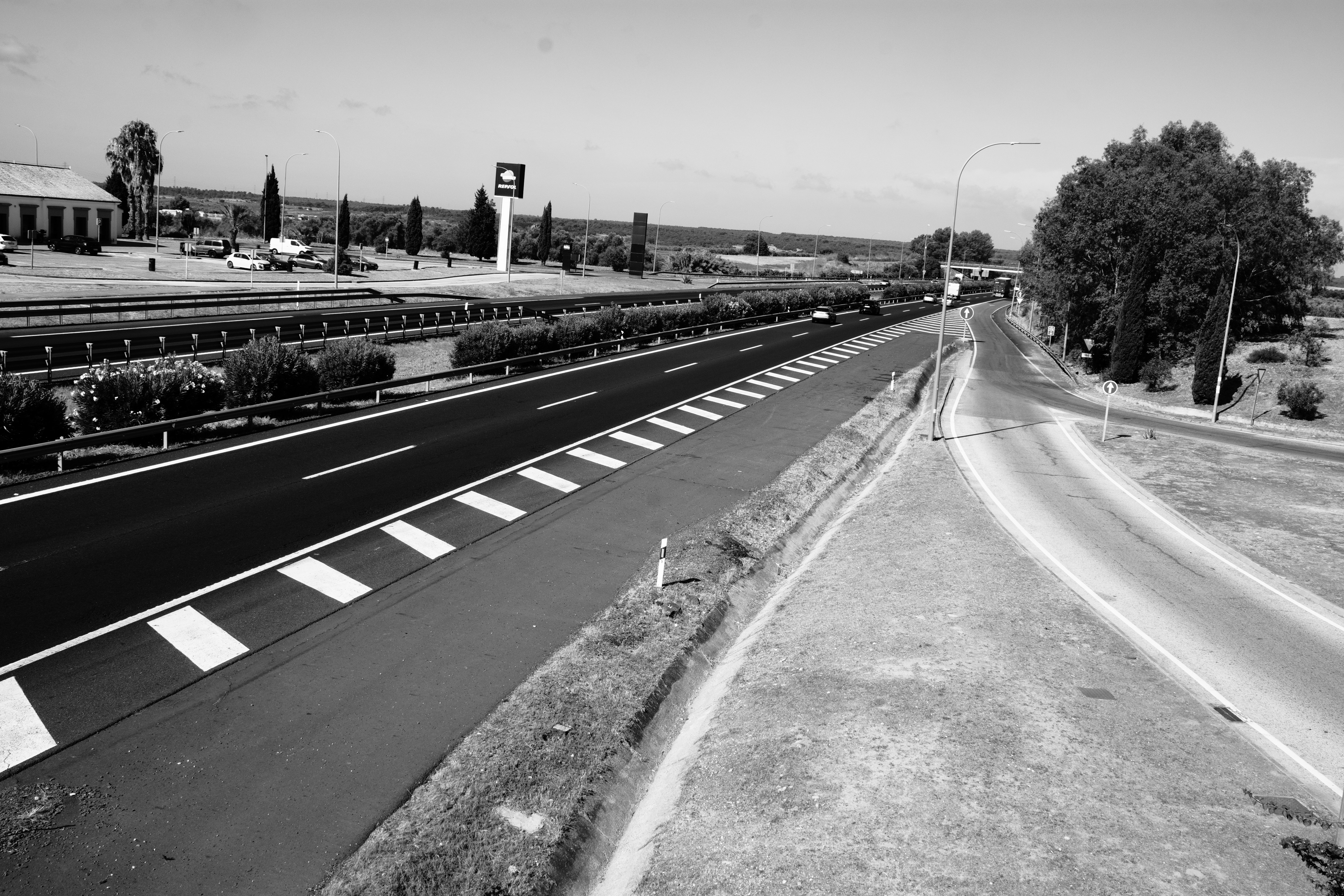 Highway Convergence: A Quiet Tilt Toward the Roadside Crest
