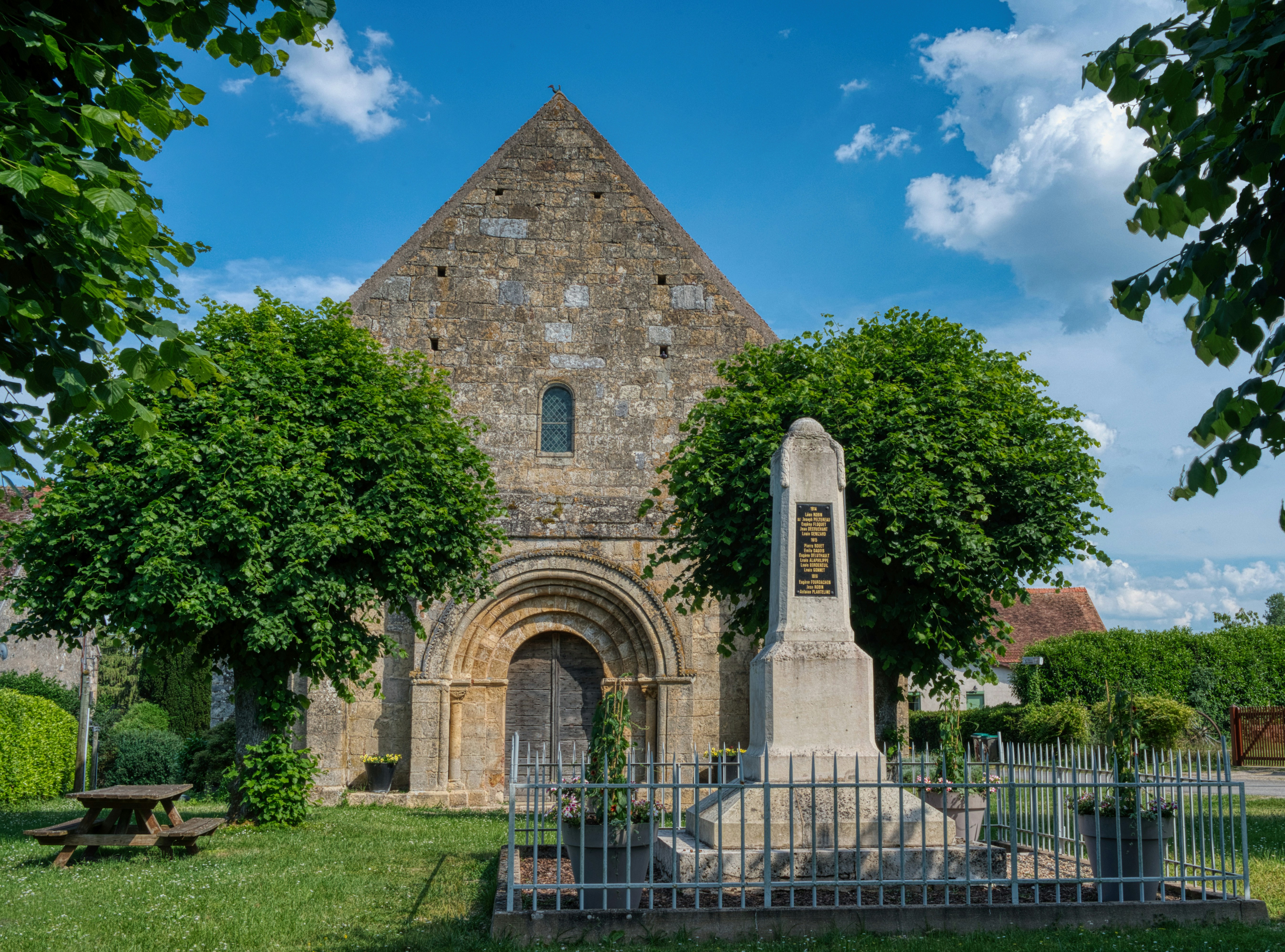 Stone Chapel Gate: A Quiet Pastiche of Time
