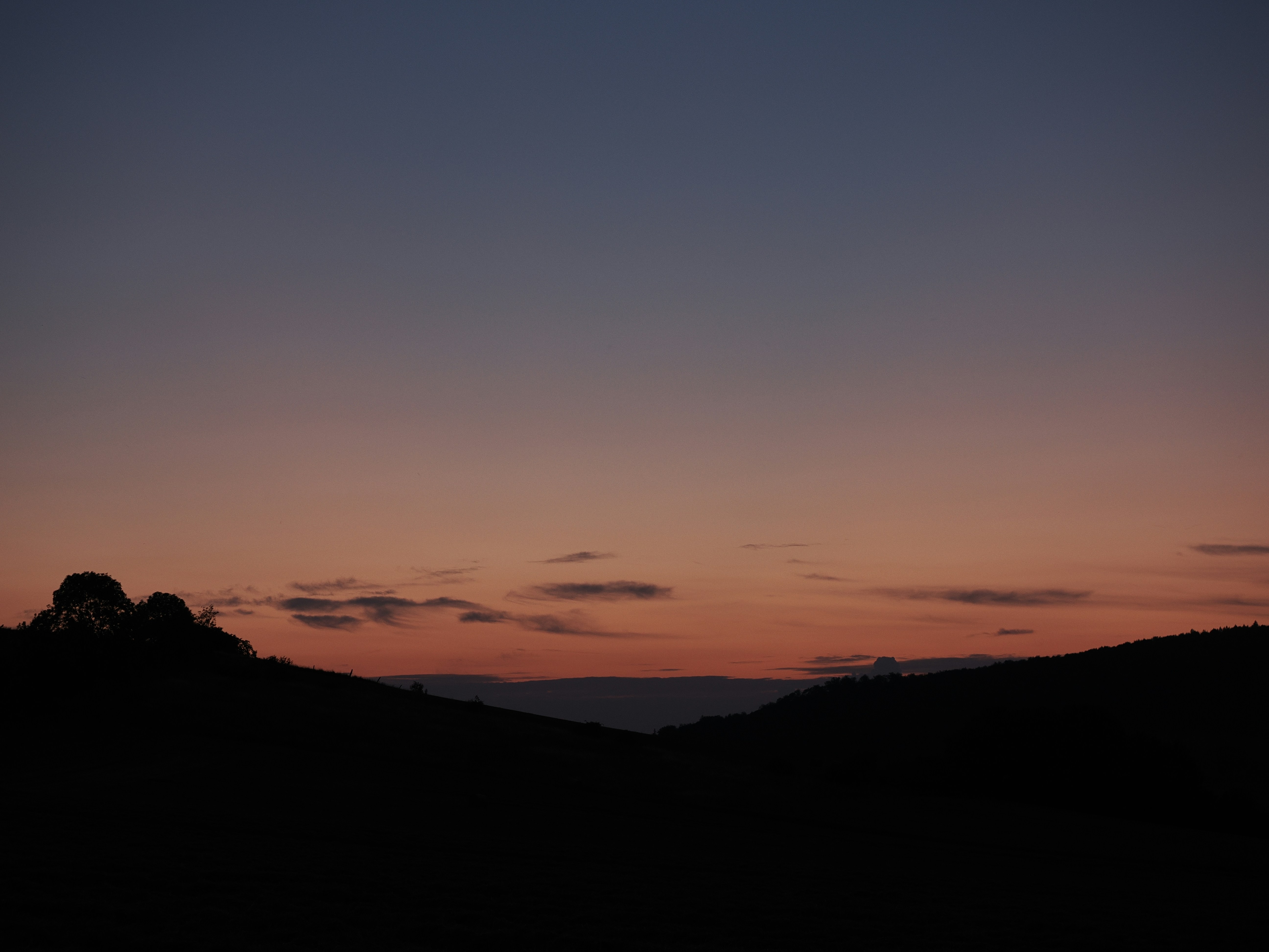 Dusk Over the Valleys: Quiet Horizon