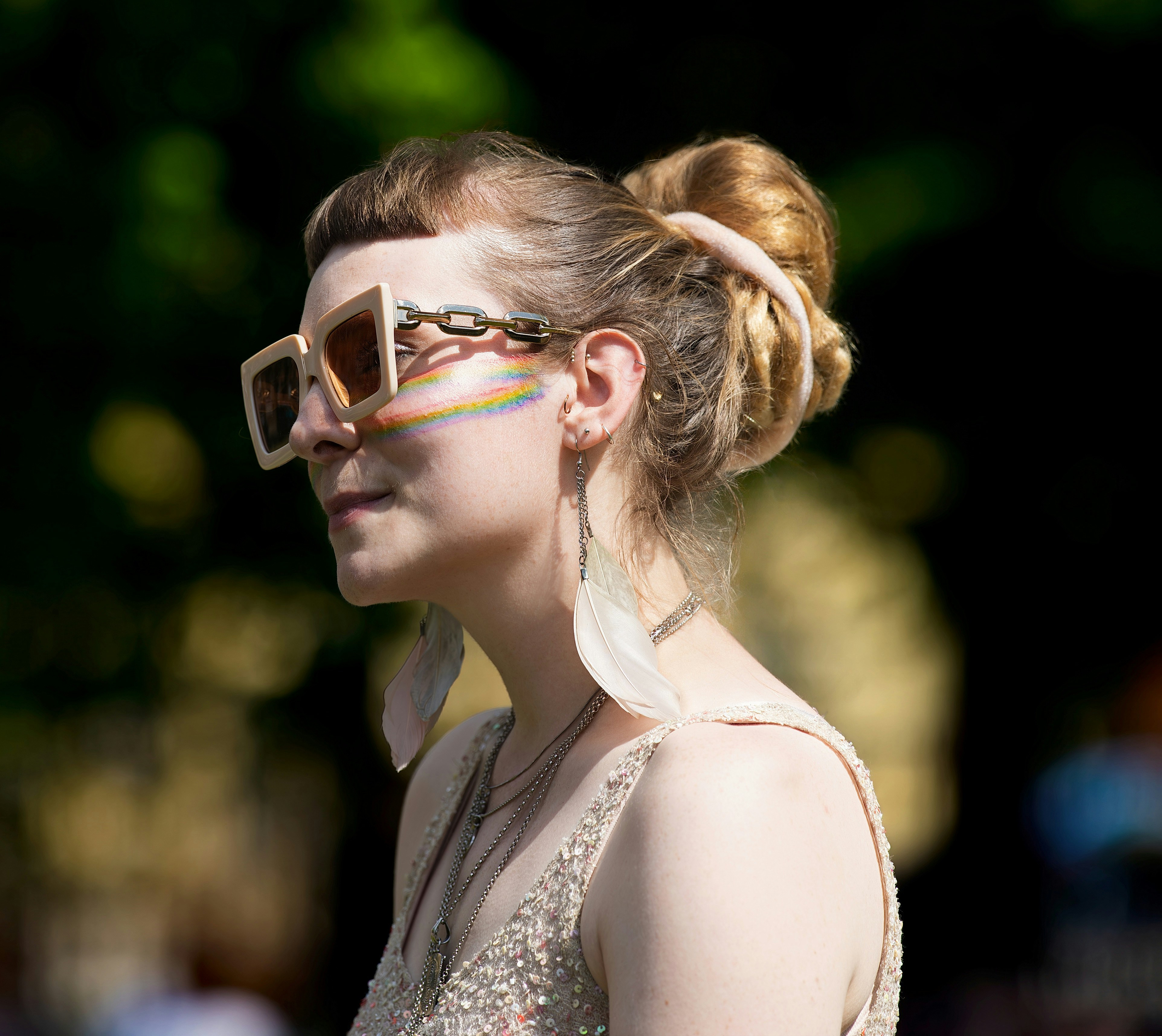 Retro Glam in the Park: A Portrait with Bold Frames
