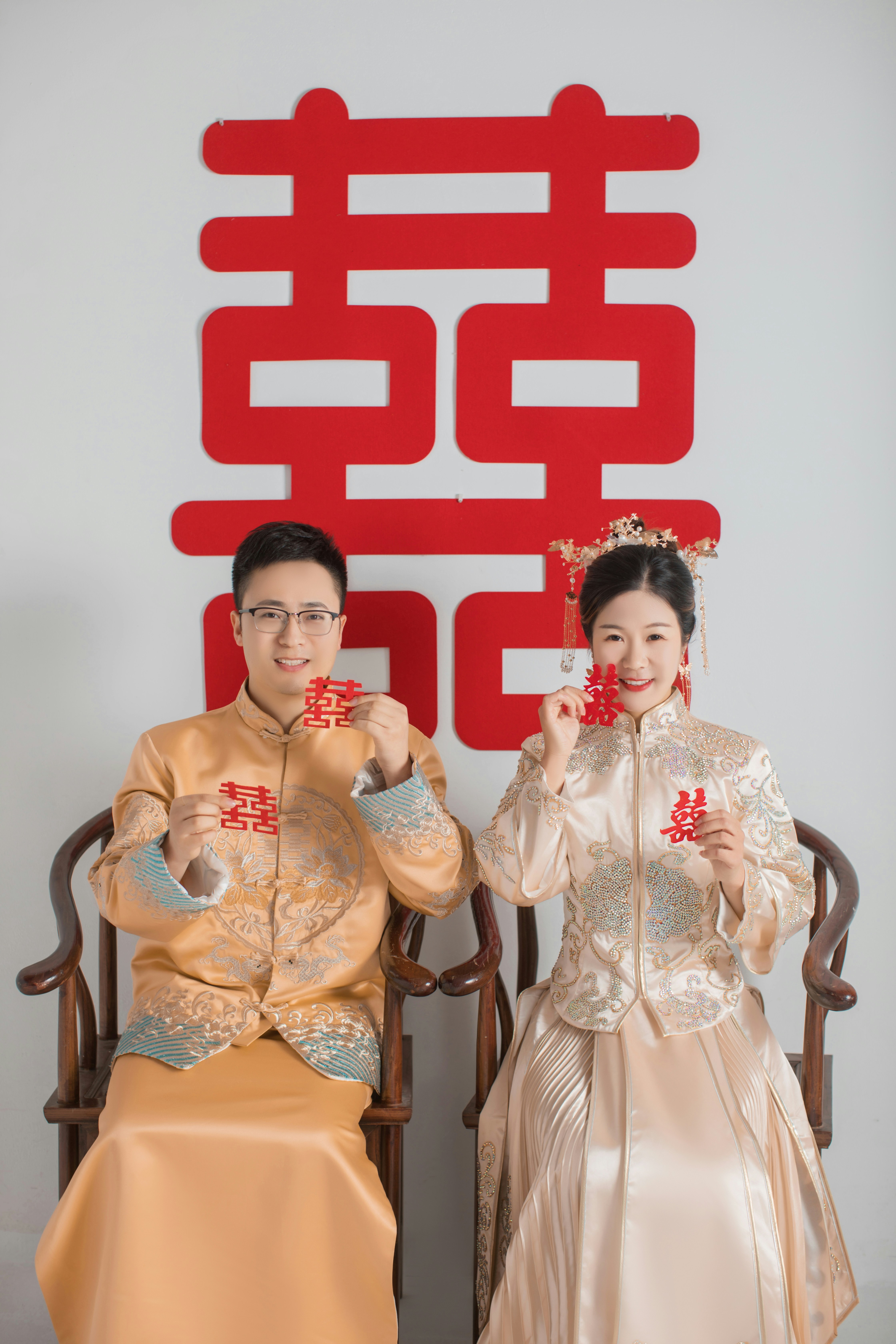 Double Happiness in Silk: A Wedding Portrait under a Red Blessing