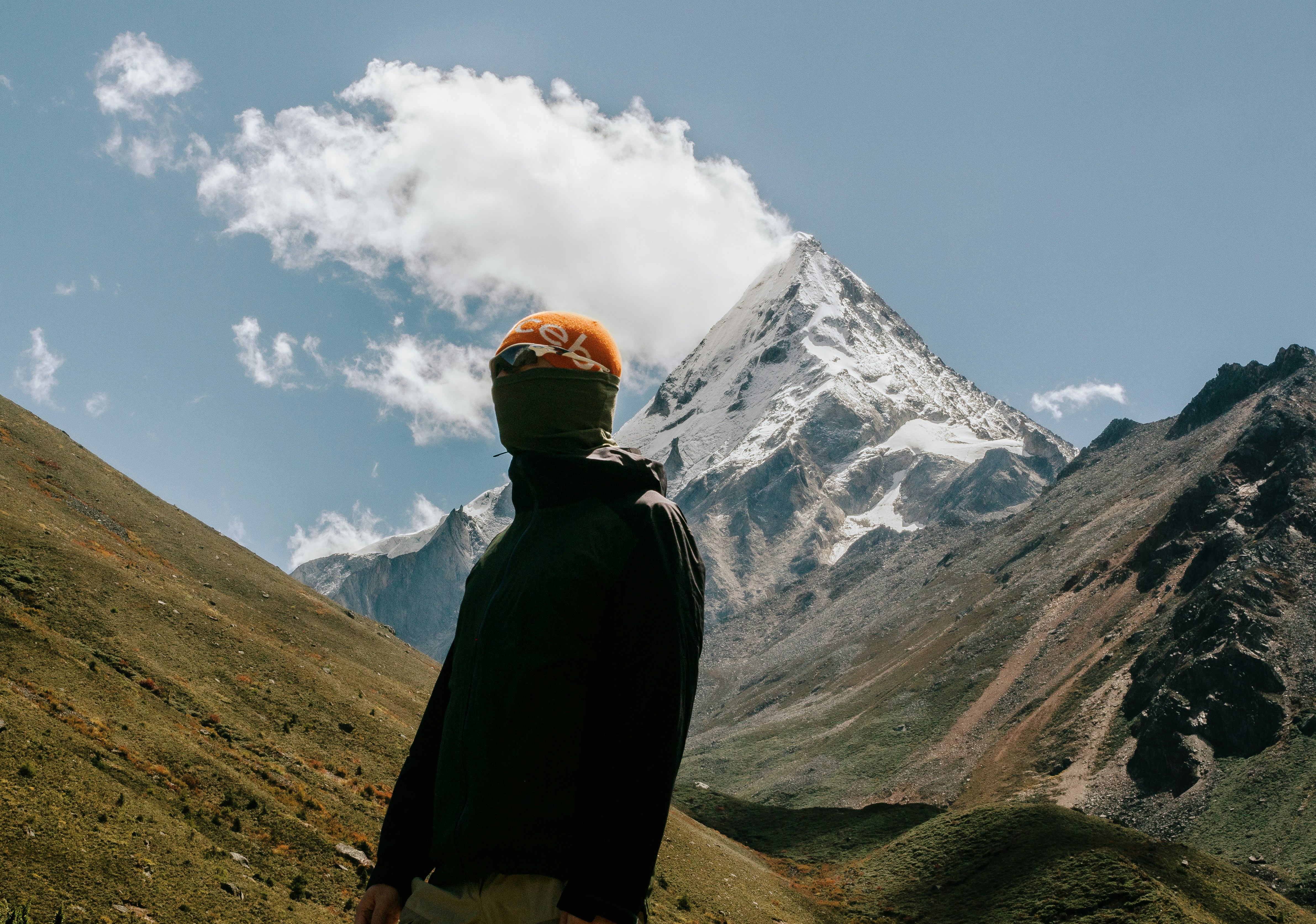 Peak Who Sees the Sky: A solitary climber in a valley of giants