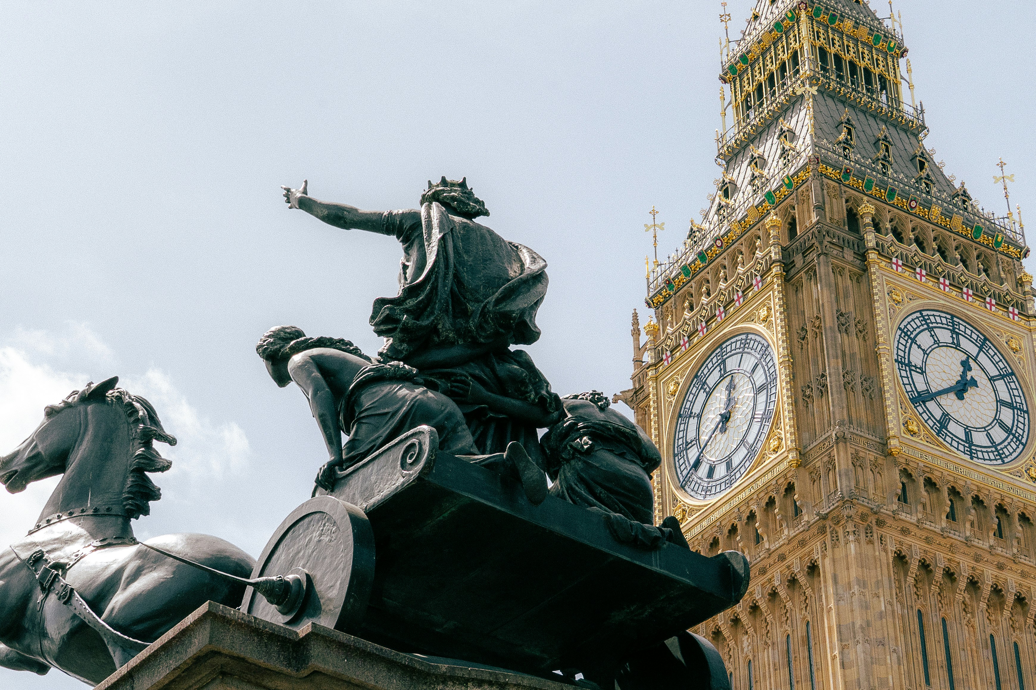 Leaders of the Union: a bronze tableau pairing a historic statue with Big Ben