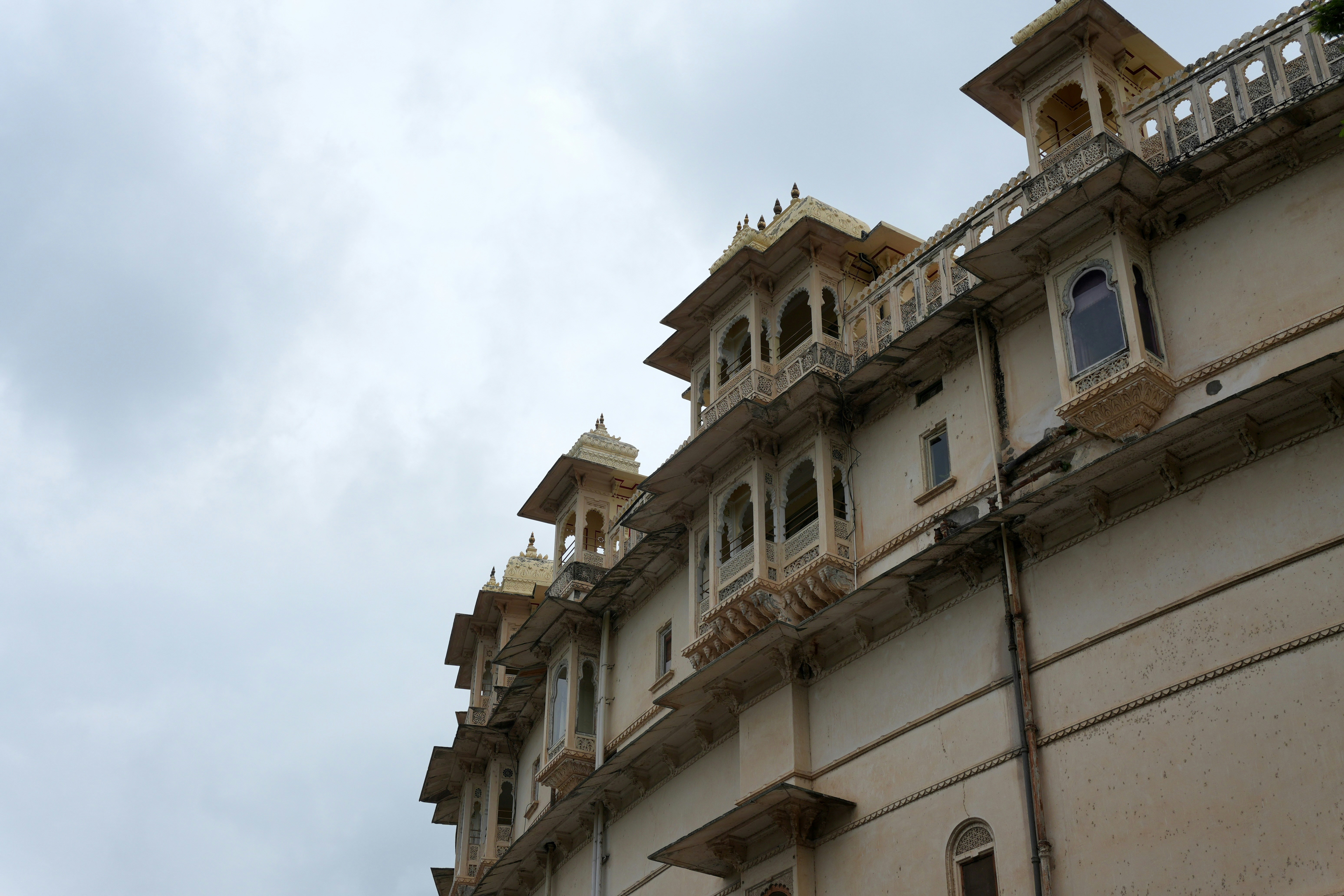 Terraced Carved Facade Reaches the Sky