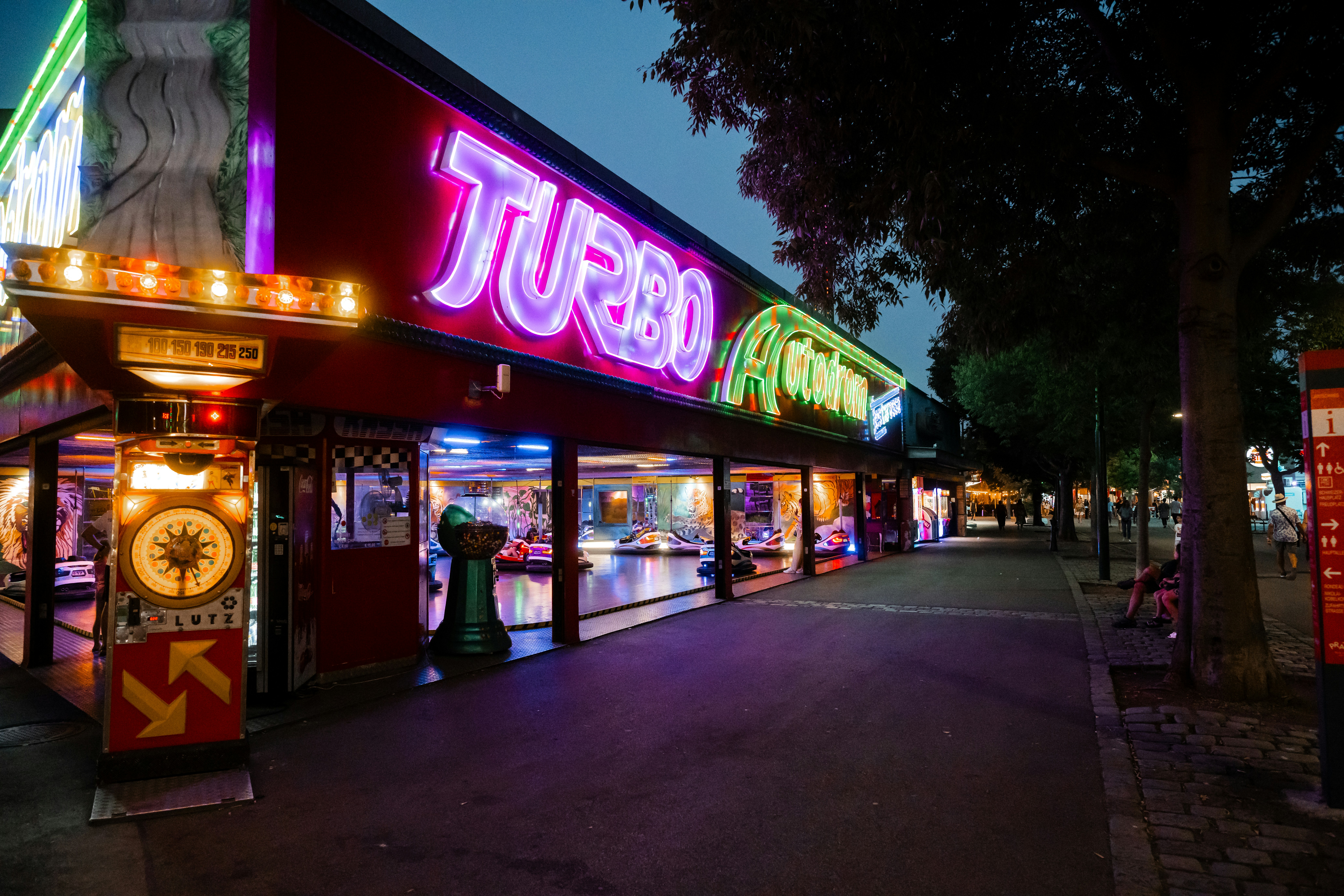 Neon Arcade Neon: A Night at the Turquoise Turbo