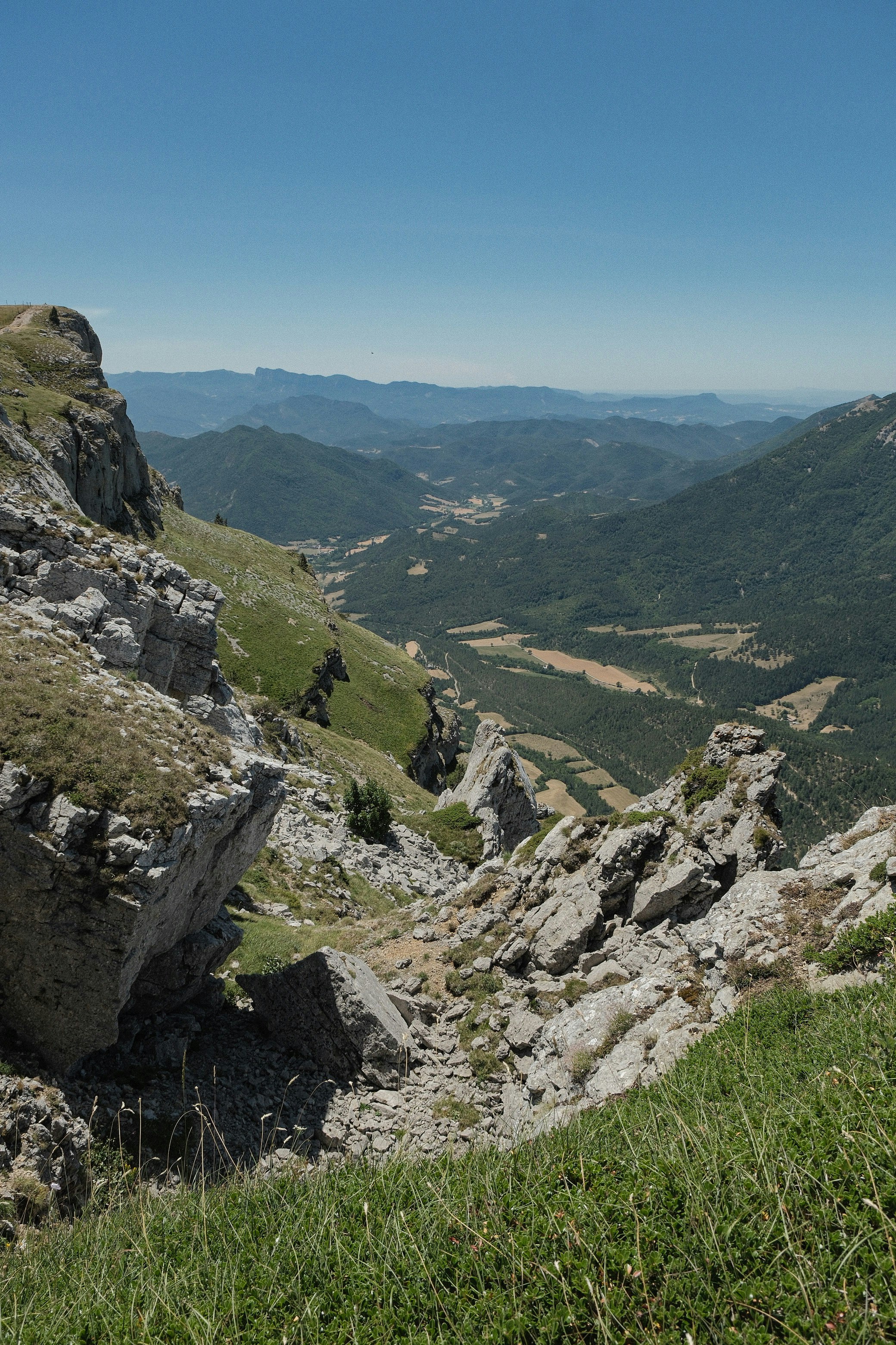 Ridge Crest Overlook: Craggy Paths into the Valley