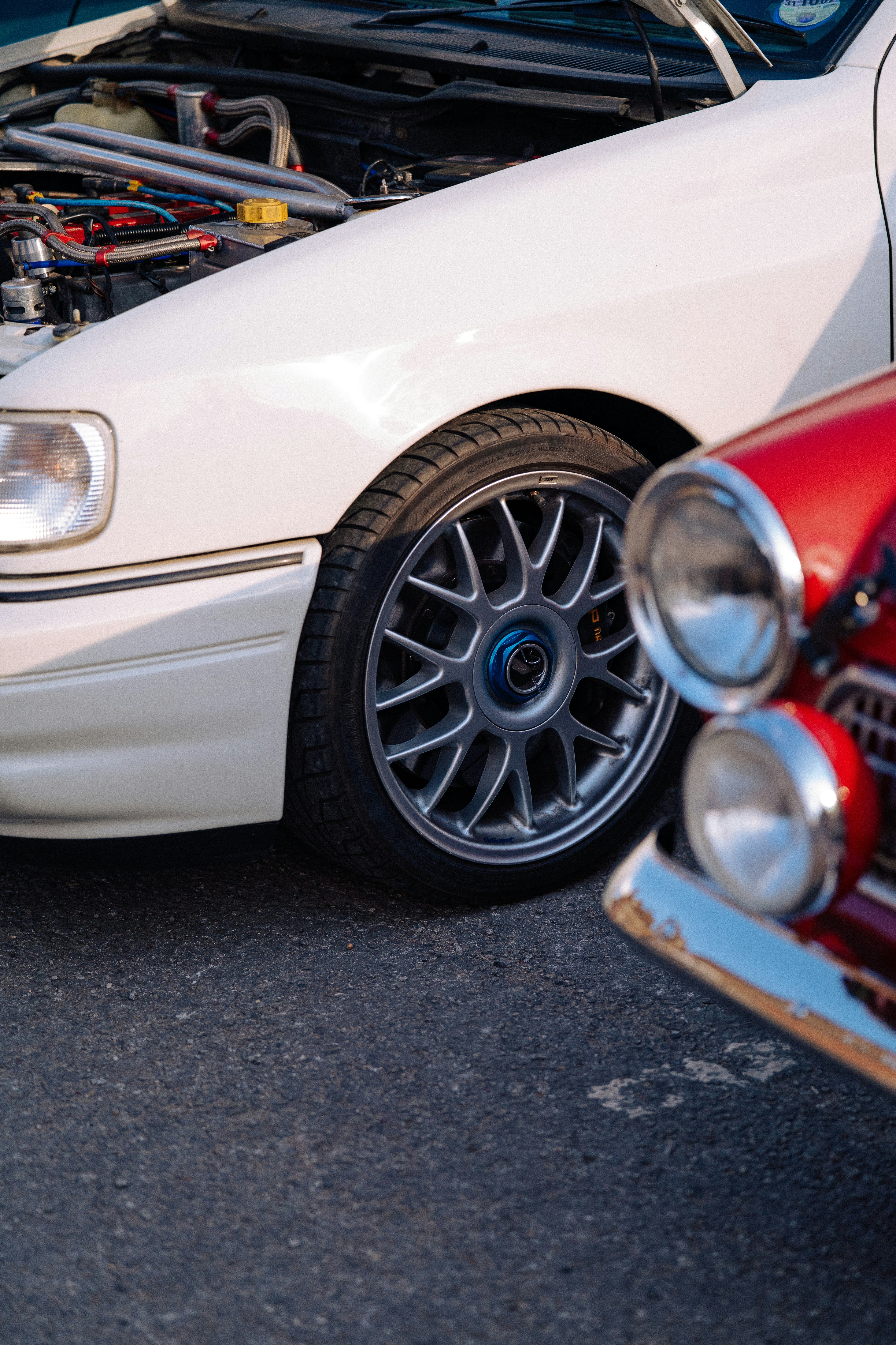 White Prelude: tuned wheels and a glimpse of chrome rivalry