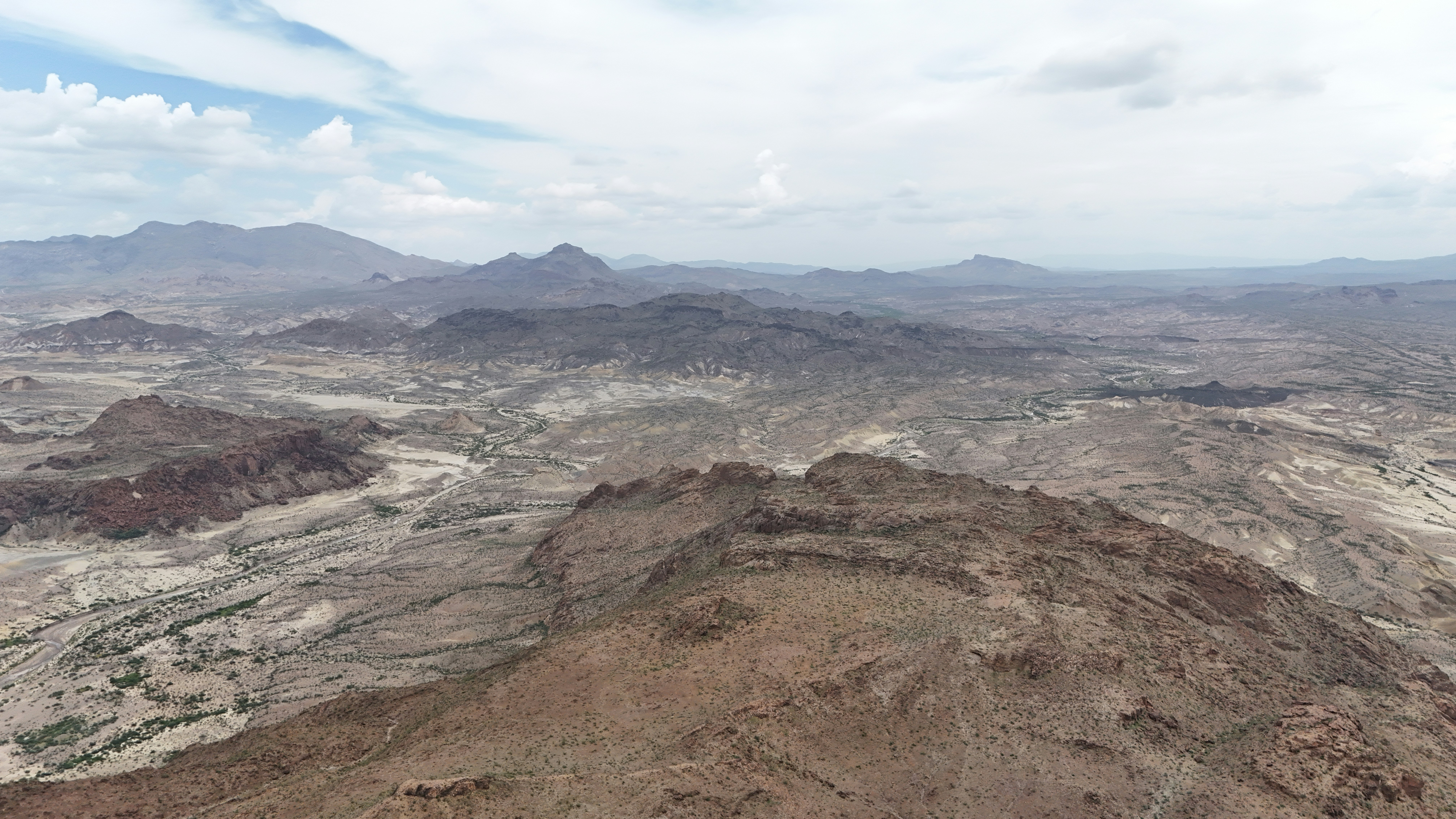 Desert Plateau Overlook: Erosion and Vistas Across a Rugged Basin