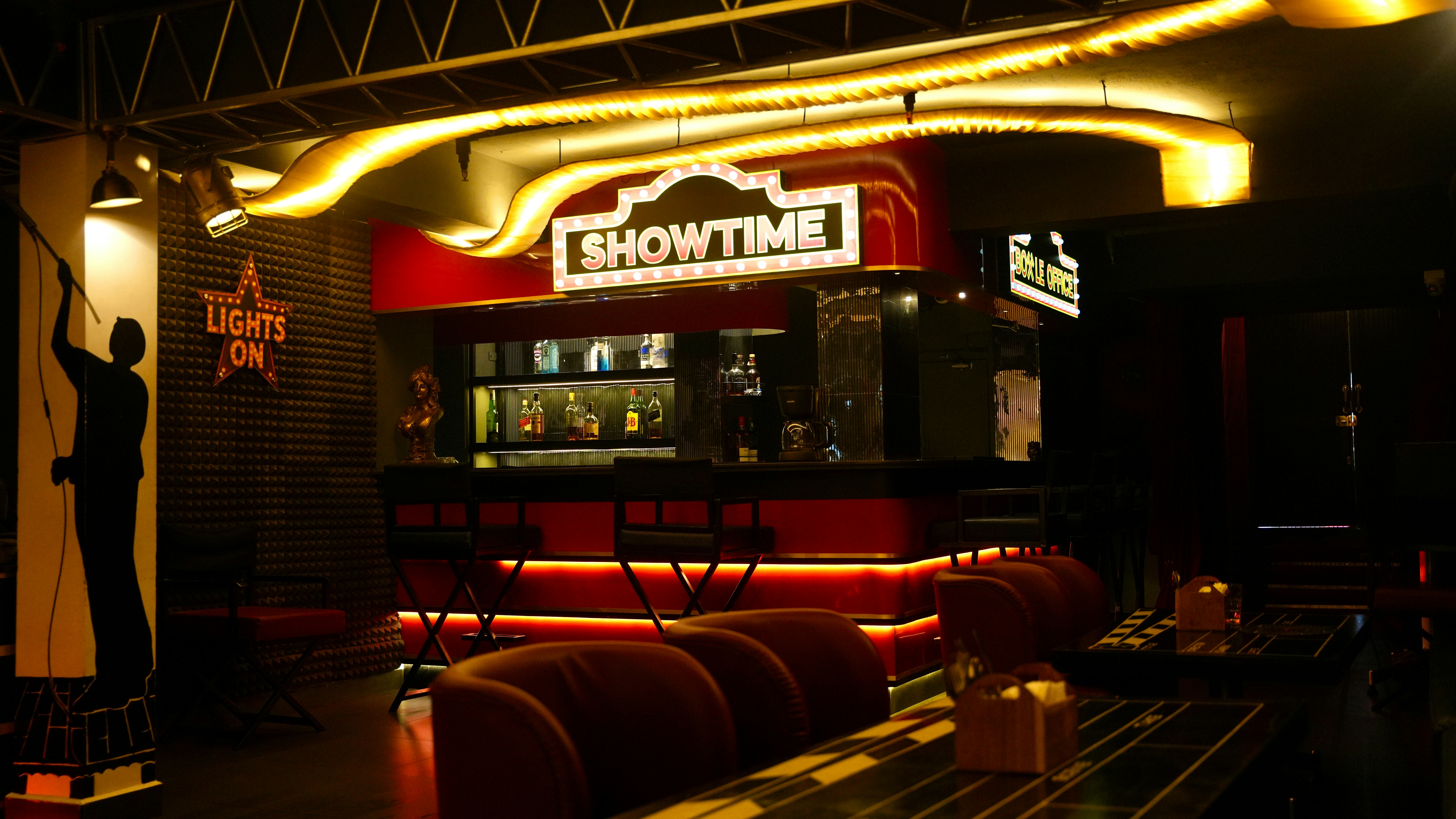 Showtime at the Modern Night Lounge