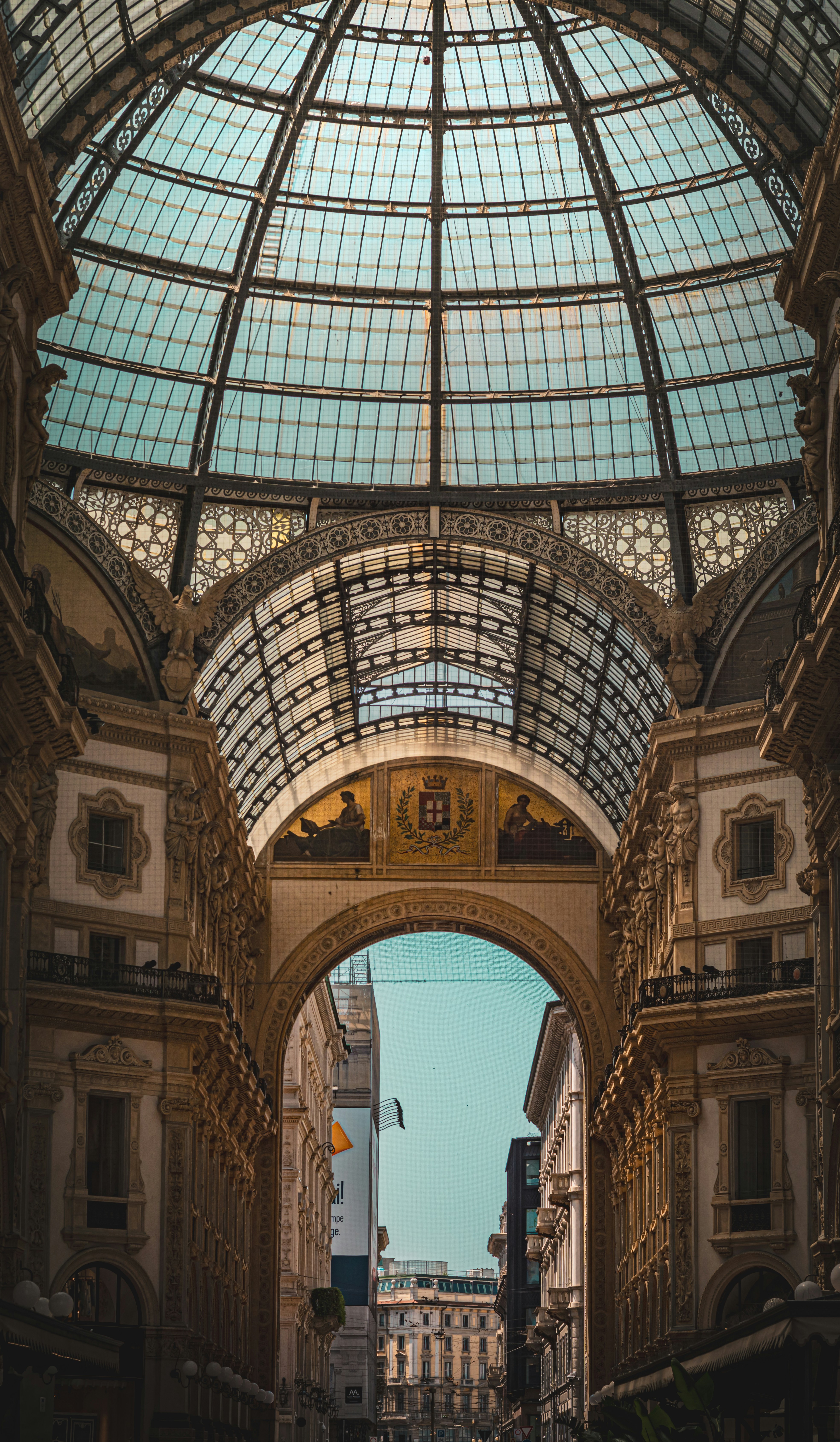 Gran Atrio: Glass Vaults and Archway into the City