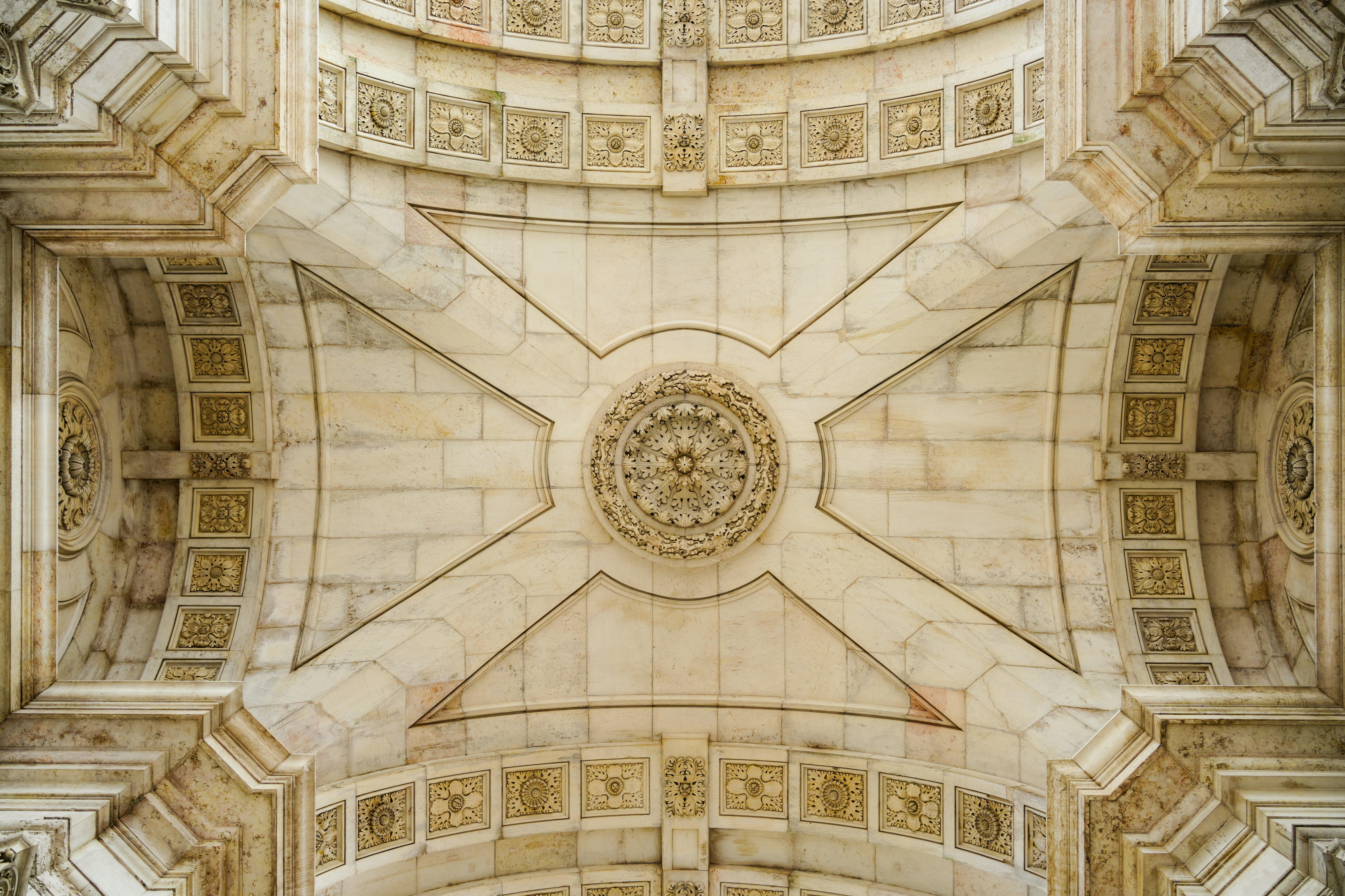 Carved Geometry: Symmetry at the Domed Ceiling
