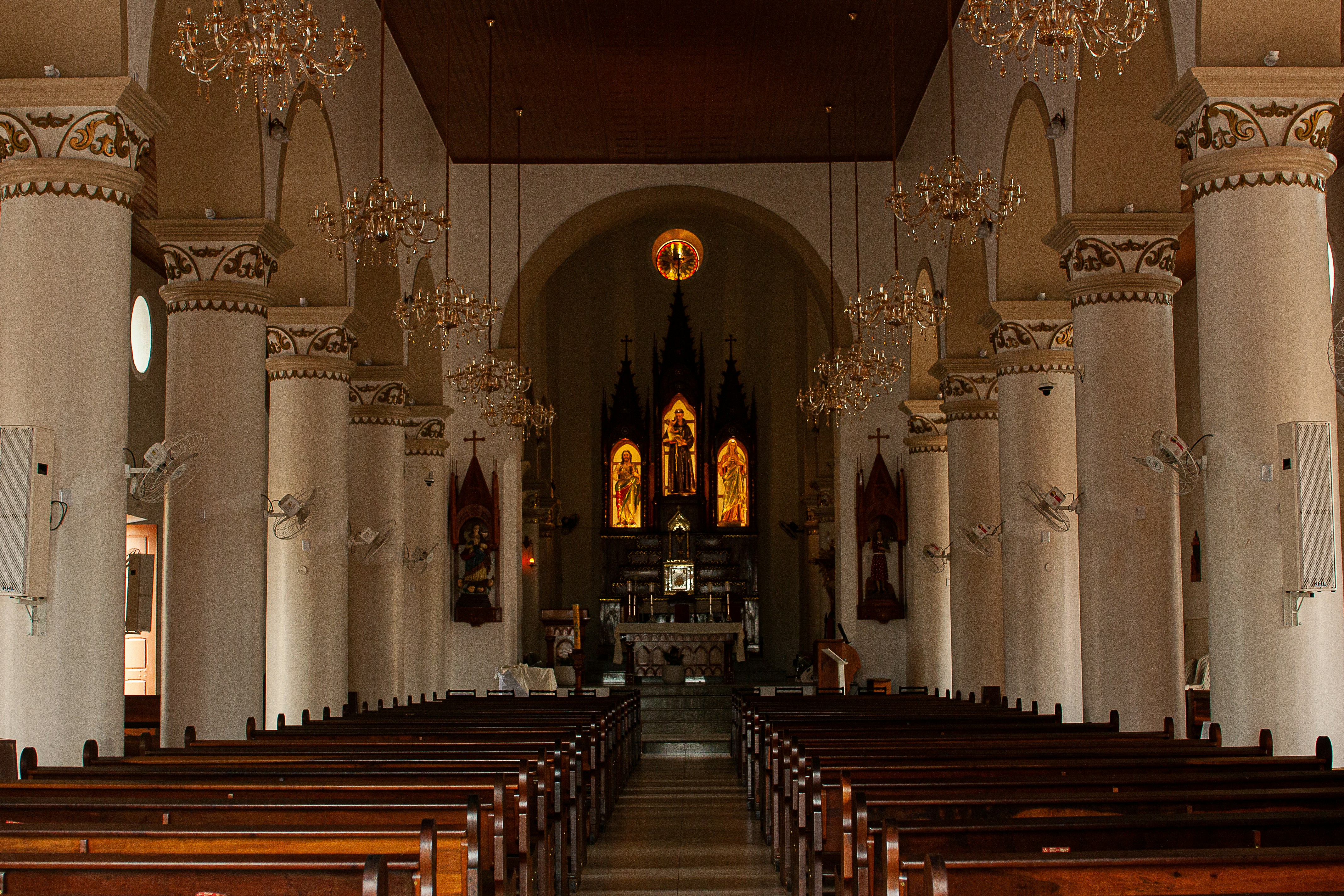 Center Aisle to Sacred Altar: Cathedral Hall Linear Depth