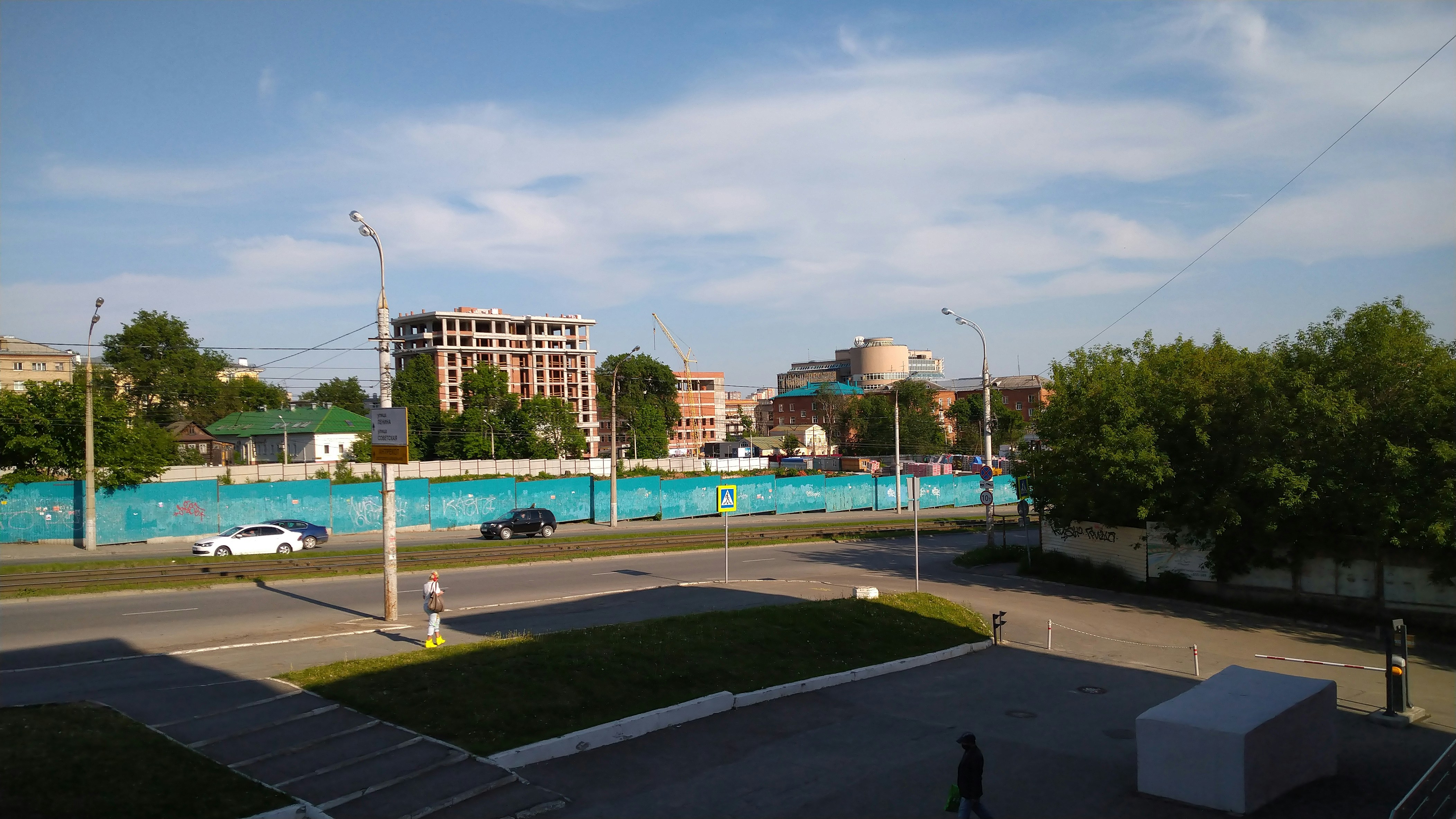 Still visible among the new buildings is the House of Archpriest Zakhary Lyatushevich, one of the oldest stone architectural monuments in Izhevsk, built in 1807–1808 according to the designs of architect S.E. Dudin. The one-story mansion with a mezzanine, located at 180 Vadim Sivkov Street, is listed on the register of cultural heritage sites of federal significance.