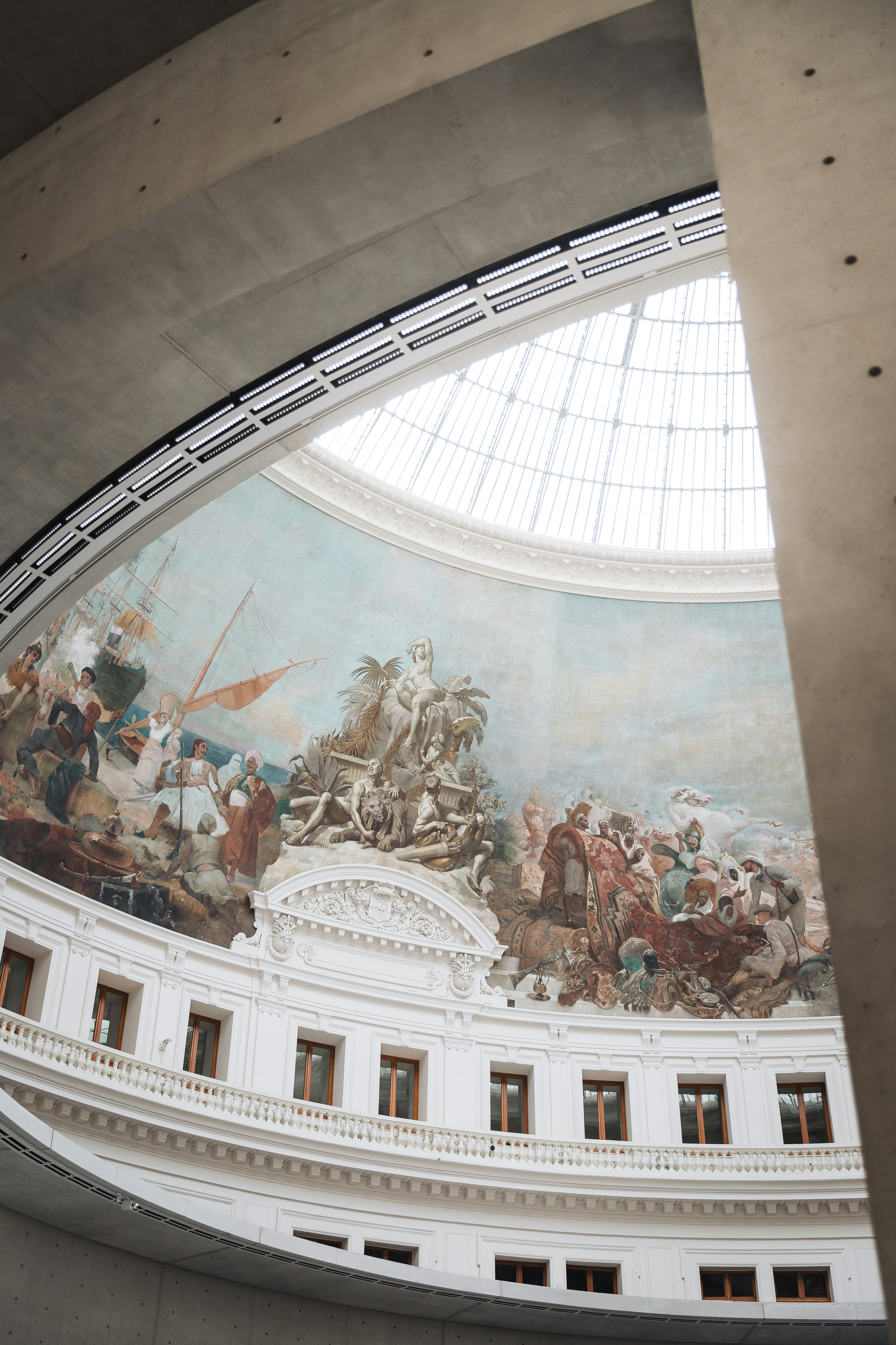 Crescendo of Stone and Sky: The Grand Mural Encircling Light