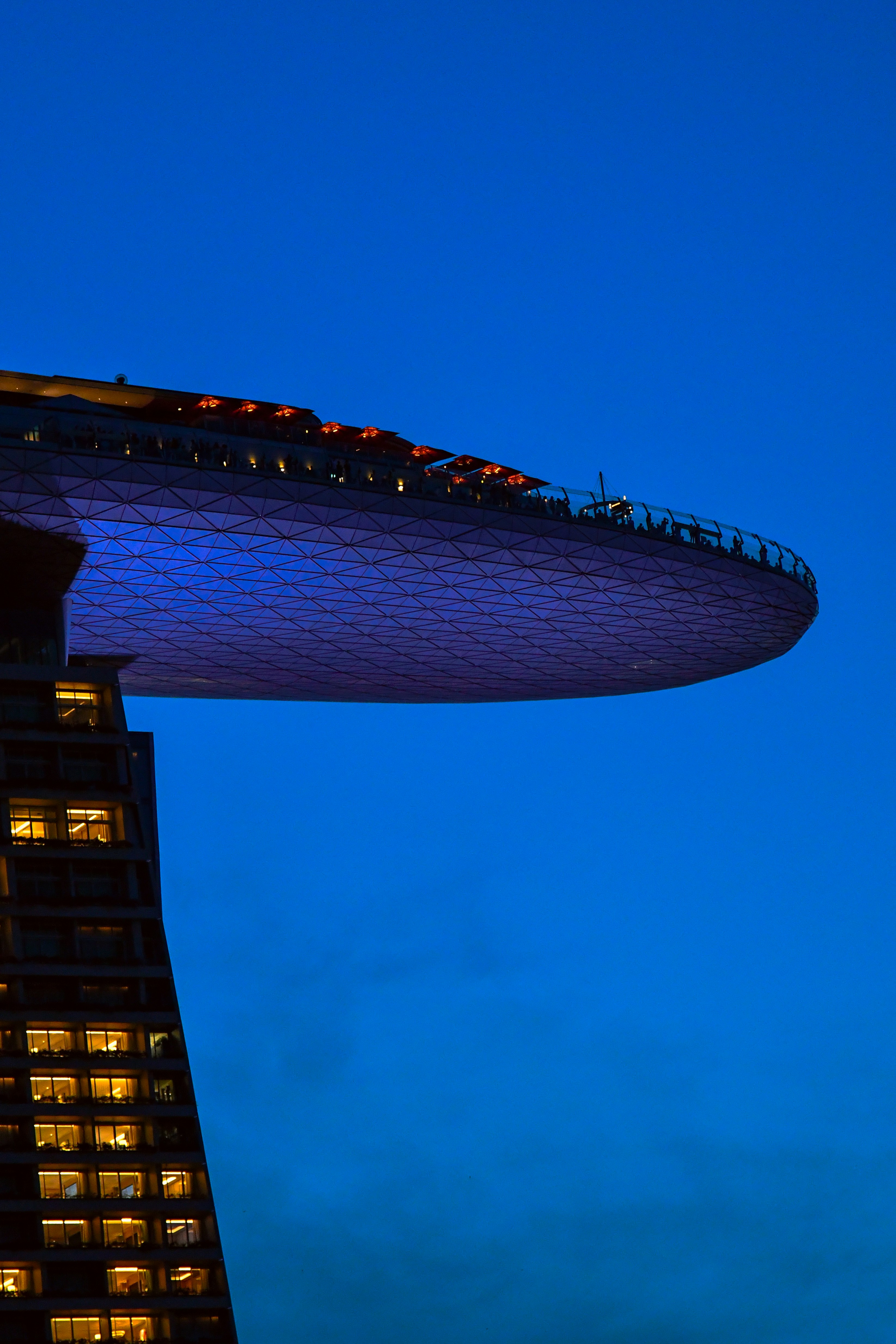 Horizons Meet Sky: The Ship-like Structure Hovering Above the City
