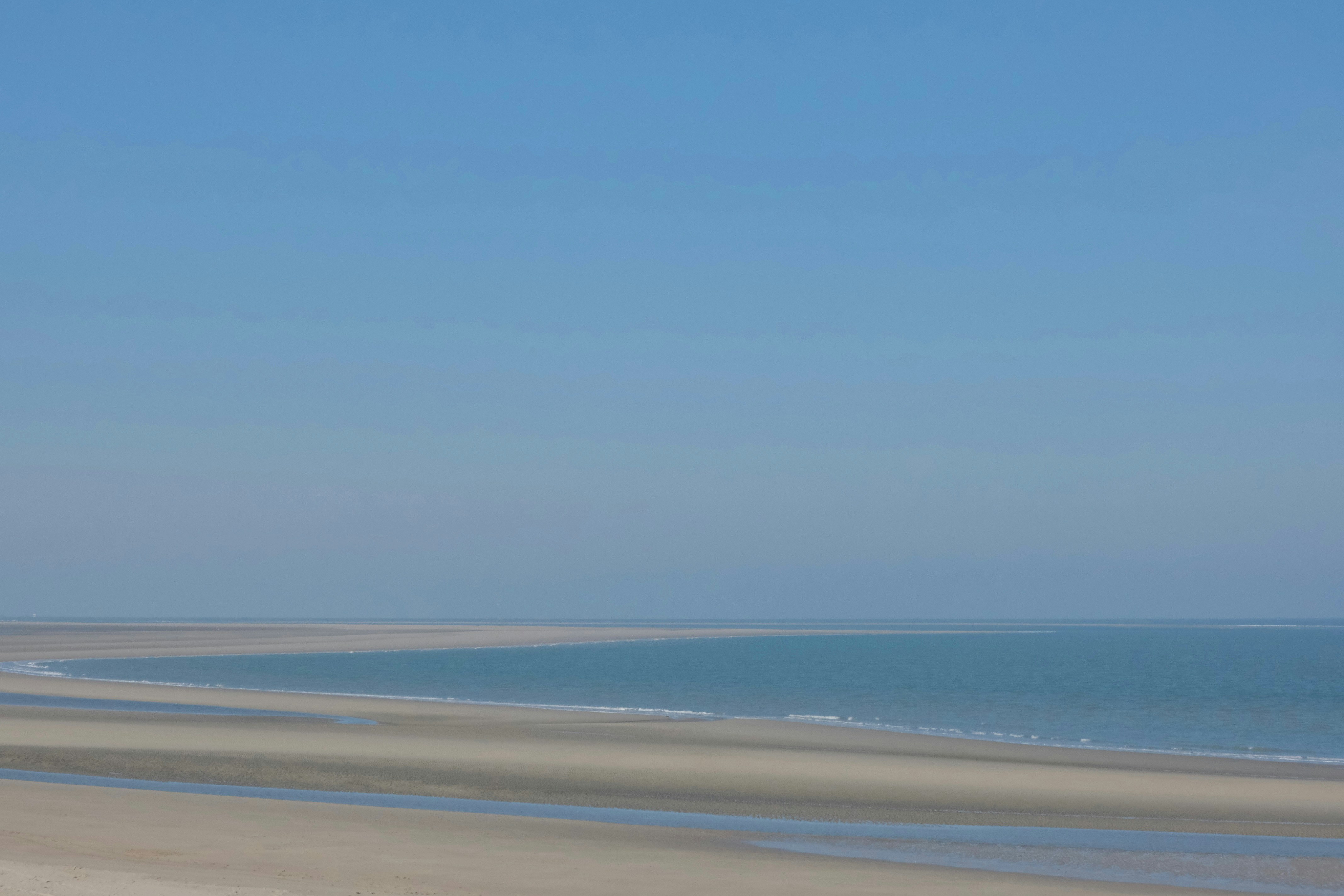 Horizon at the Quiet Shore