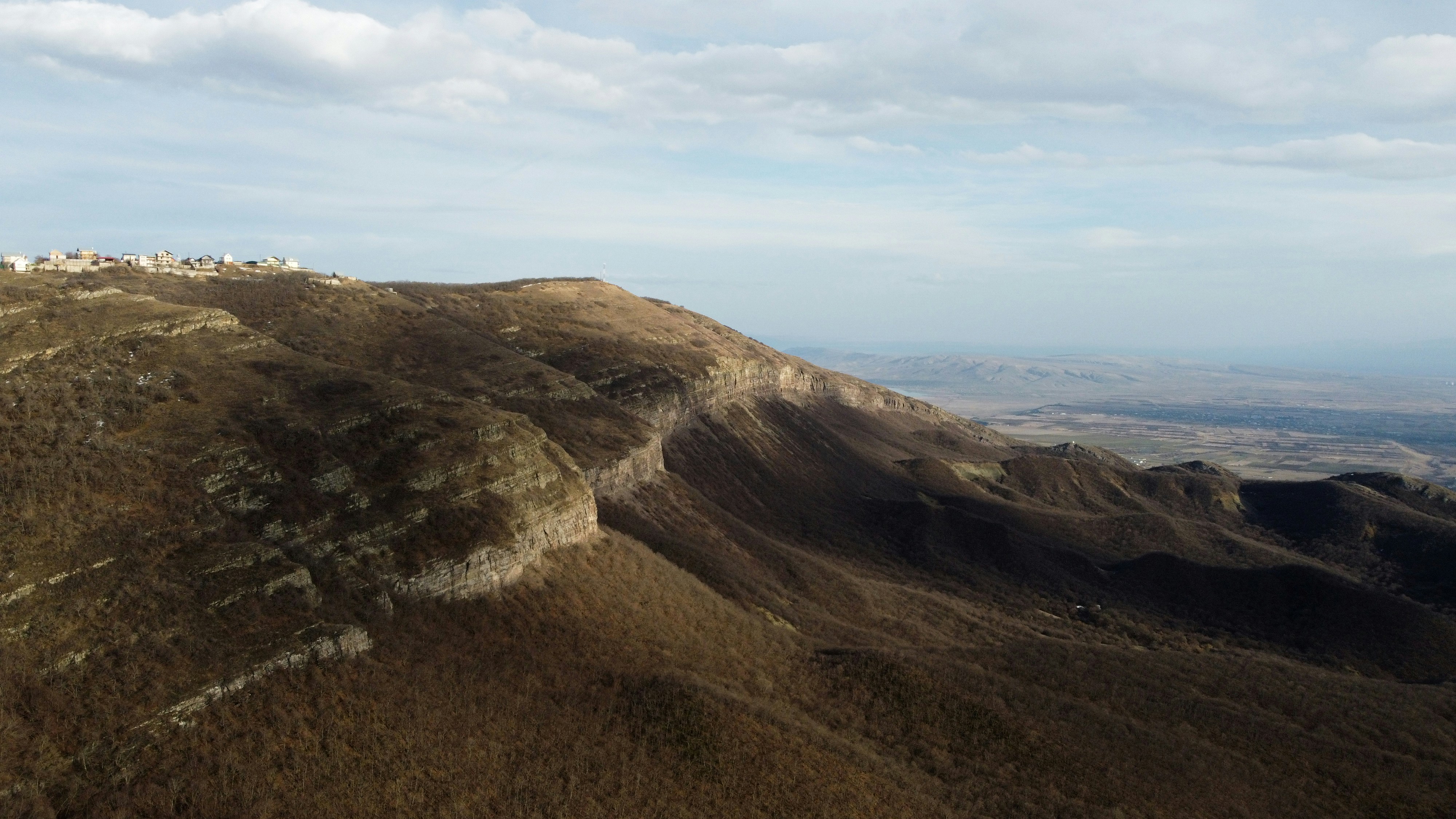 Horizon Ridge: A Quiet Cliffside Above the Valley