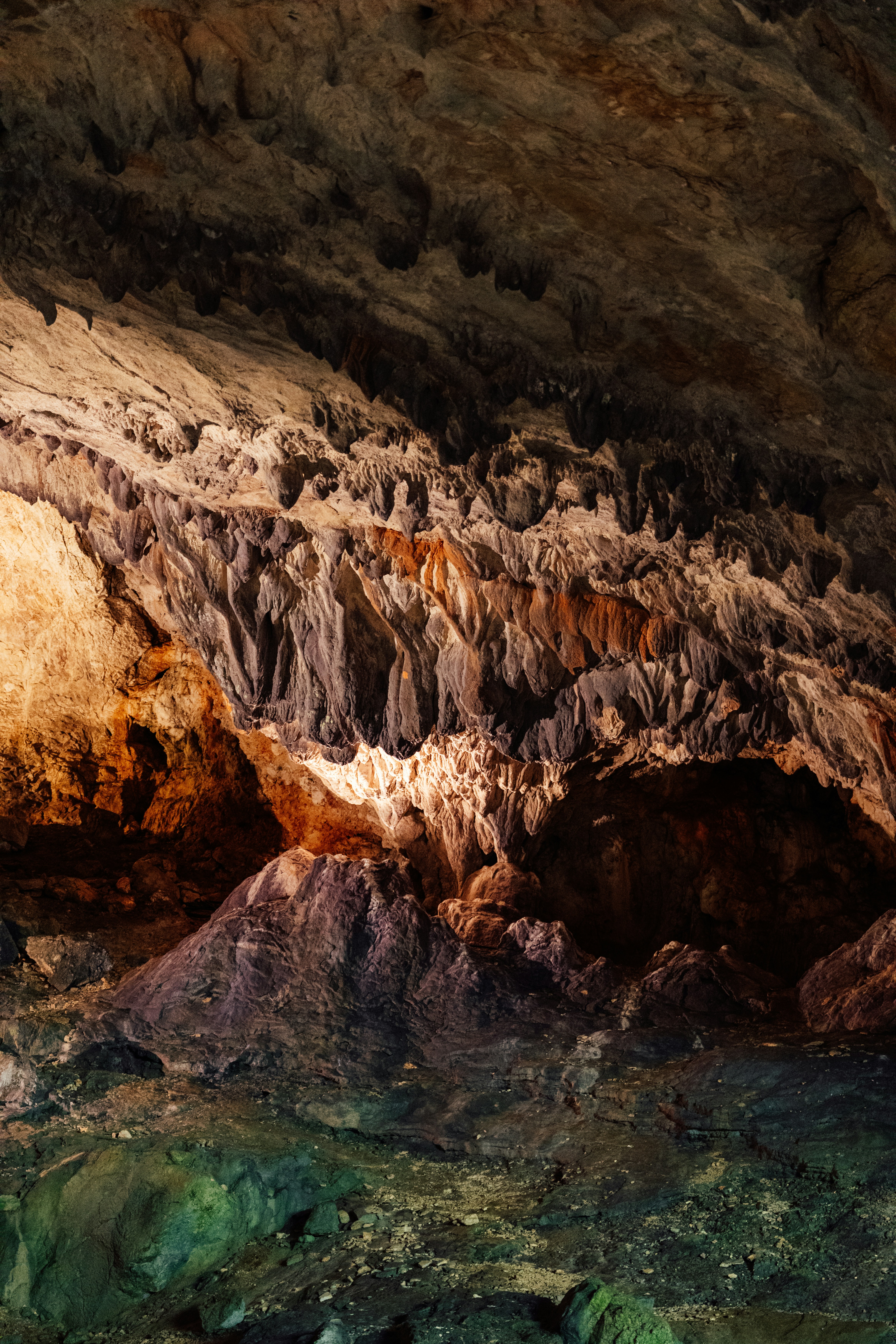 Ridge of Light: Stalactite Choirs Adoring a Crystal Shore