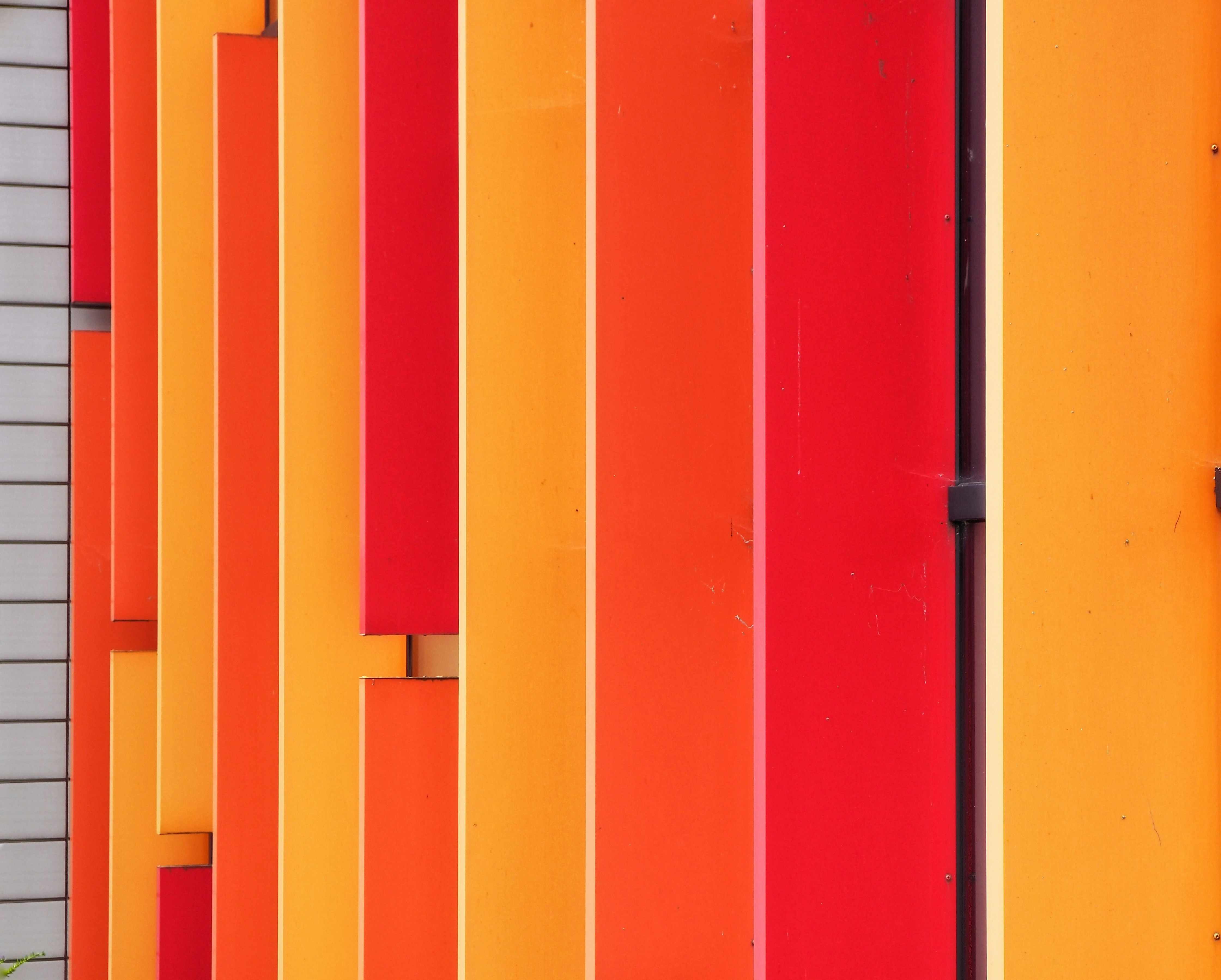 Chromatic Vertical Strata