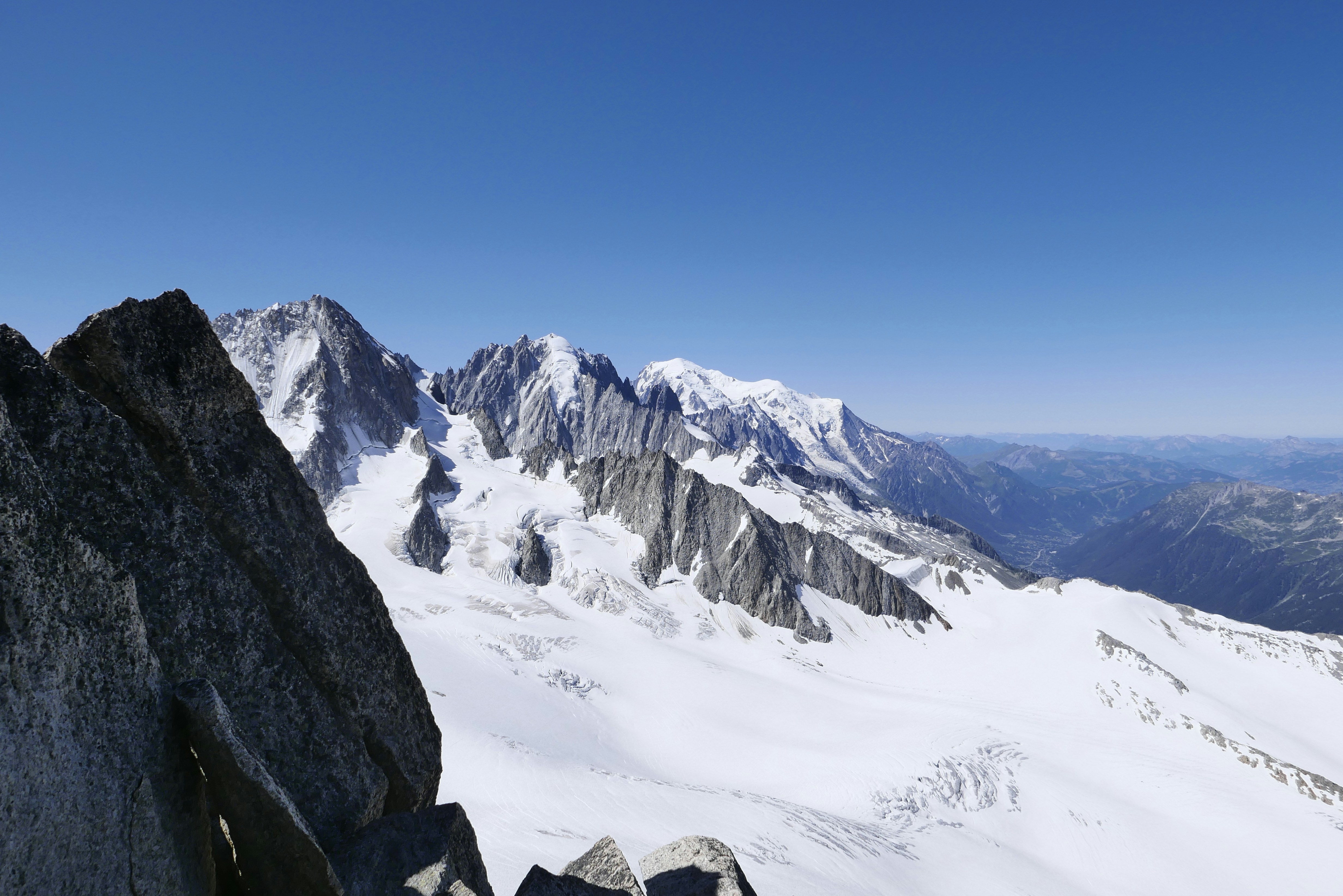 Snowbound Apex: Sharp Ridge Under a Clear Sky