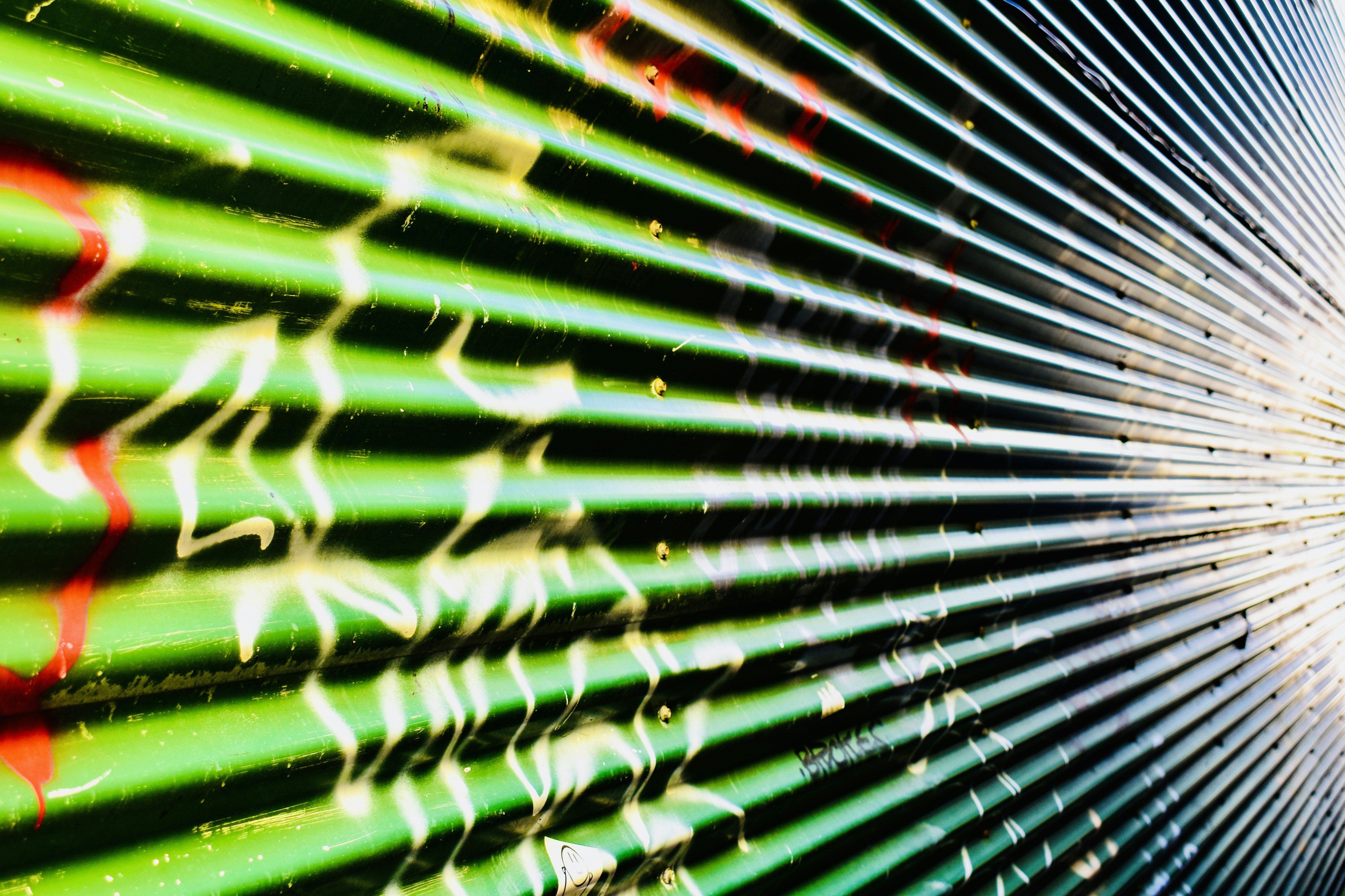 Iridescent Radial Lines Meld into a Bright Focal Bloom