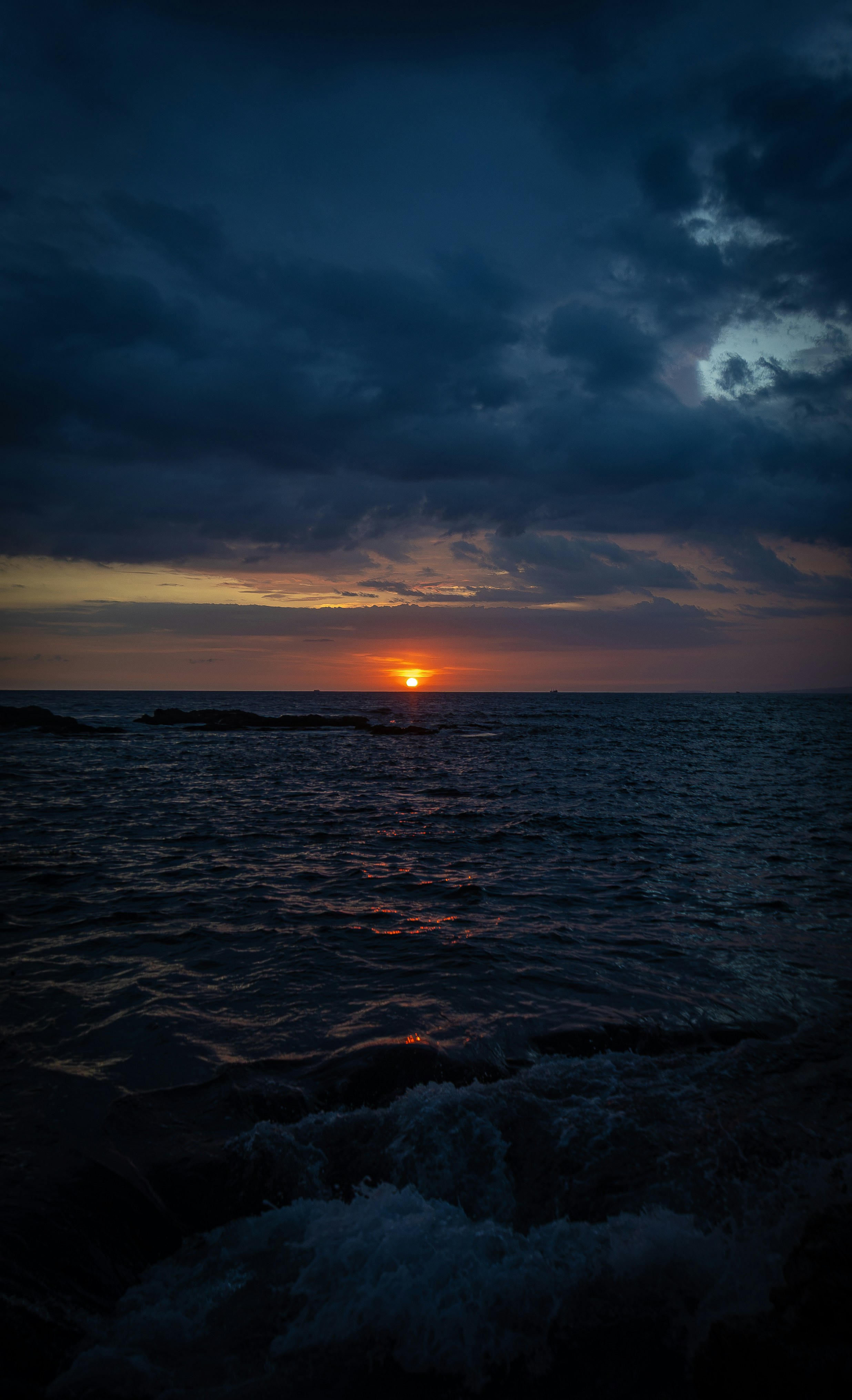 Sunlit Horizon: Quiet Warmth Beyond the Waves