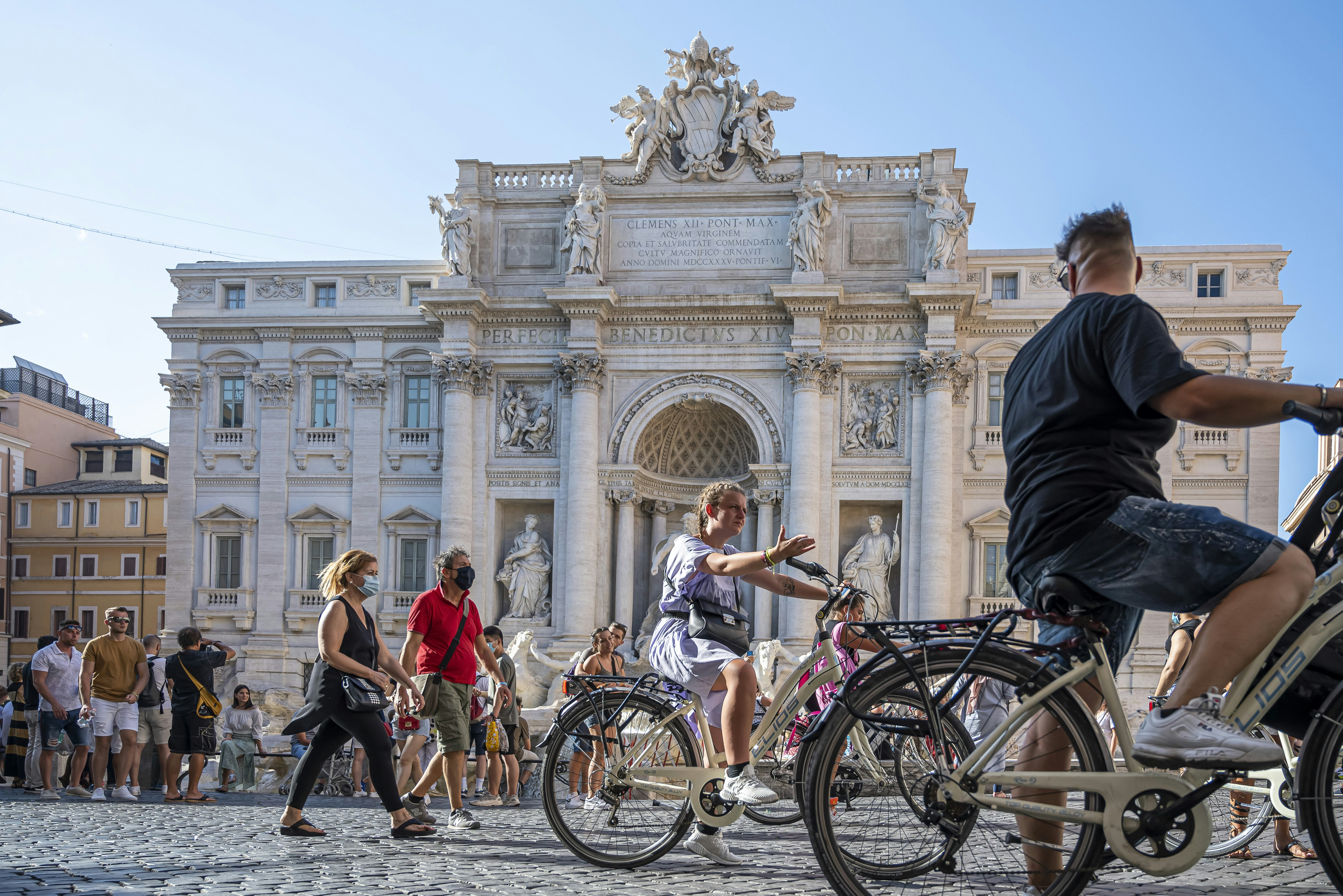 Vespas and Velvet Stone: Bicycles at the Arch