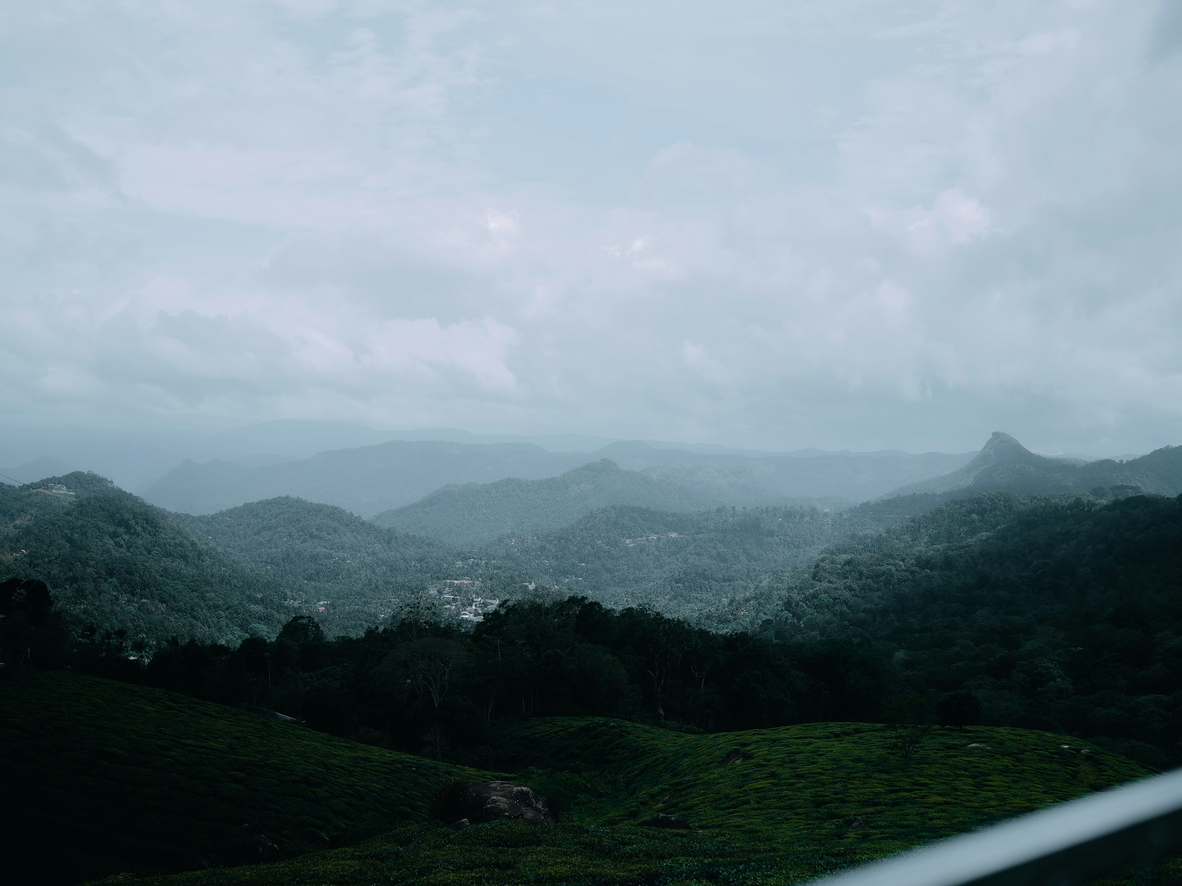 Mist-Kissed Highlands: A Quiet Ribbon of Hills