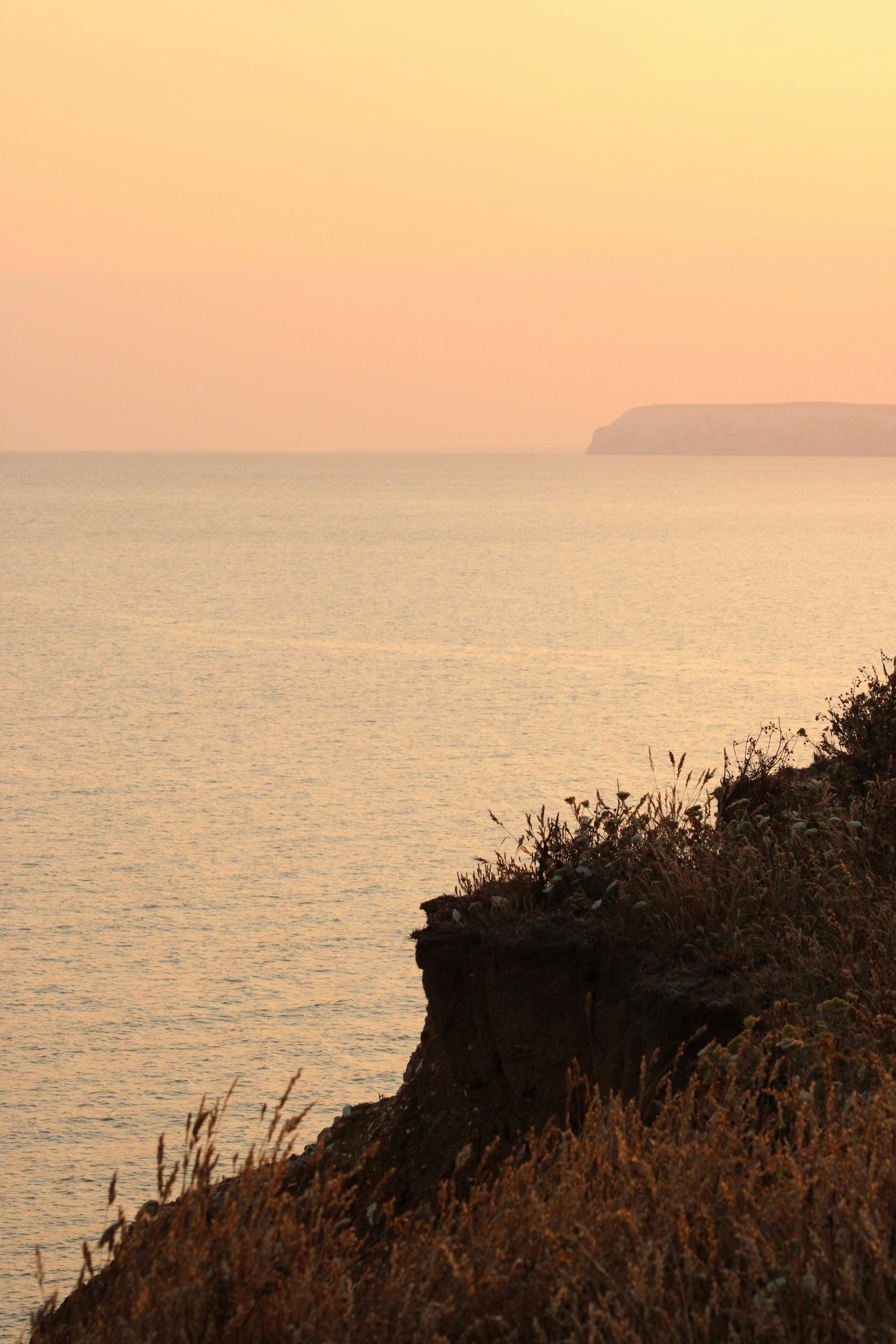 Horizon Fracture: Sunset Over the Cliff