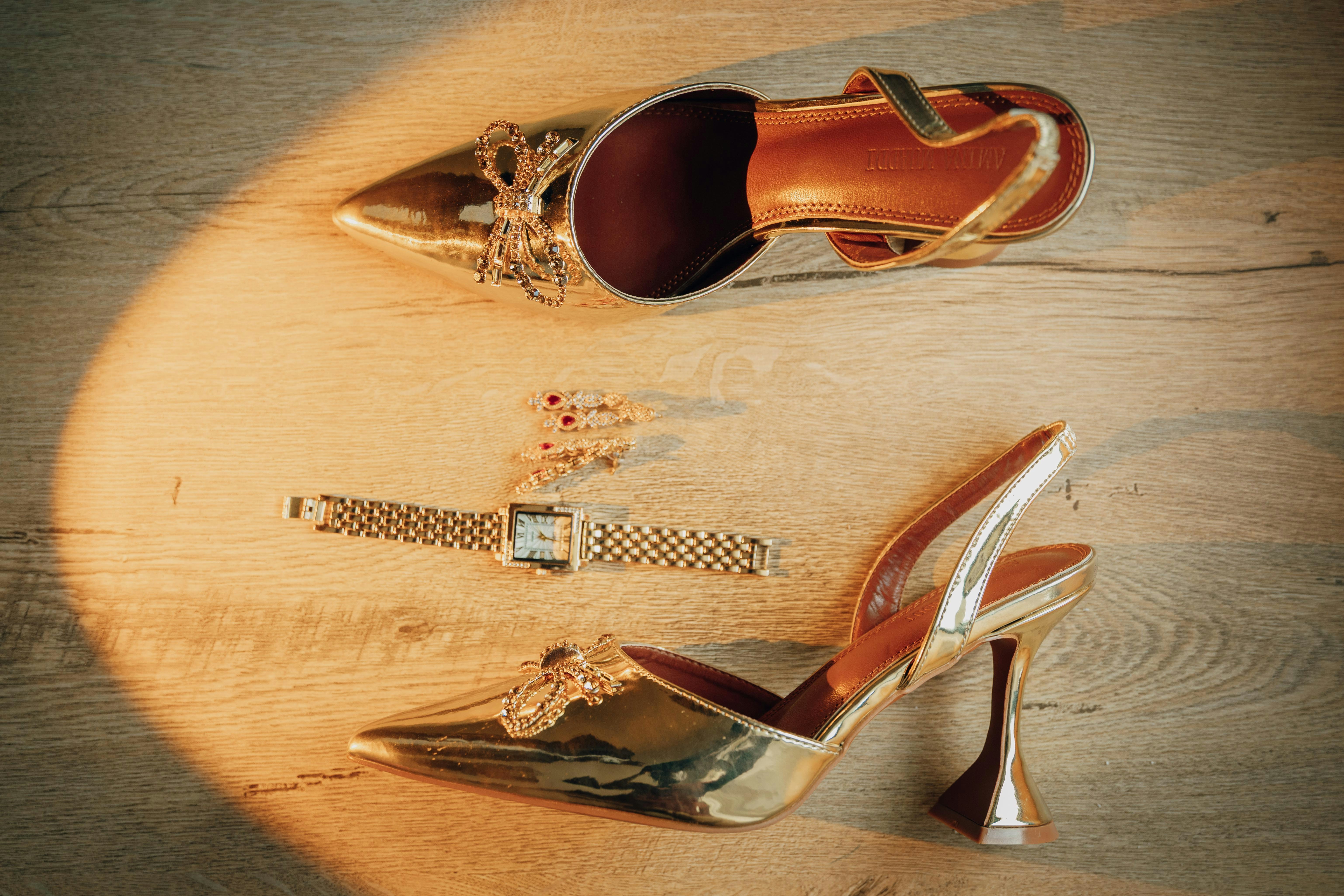 Footwear Spotlight: A Pair of Glam Heels Bound by a Glinting Bracelet