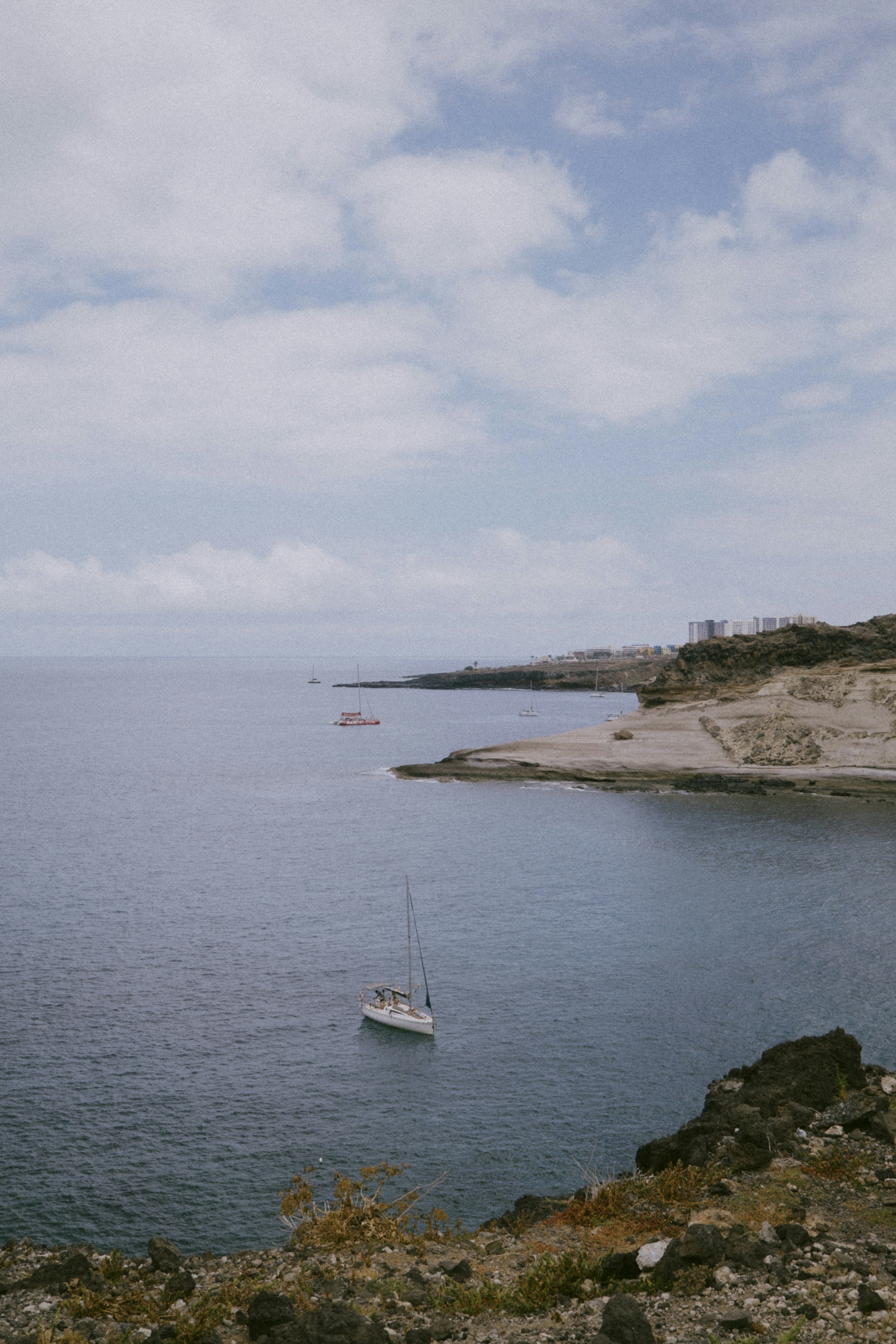 Harbor Veil: A Quiet Sail Near the Cliffline