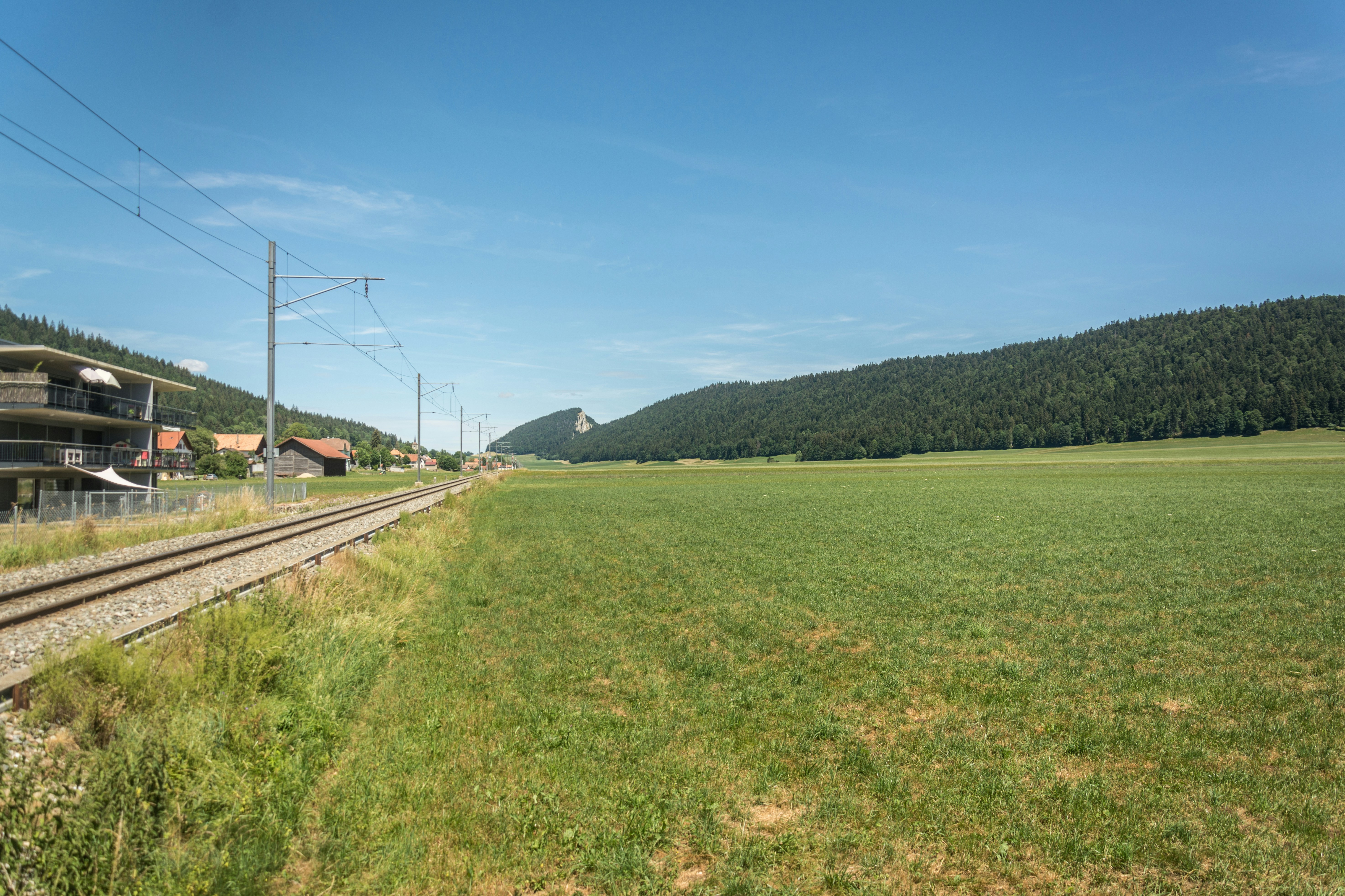 Rhyme of Rails and Grass: A Quiet Corridor to the Hills