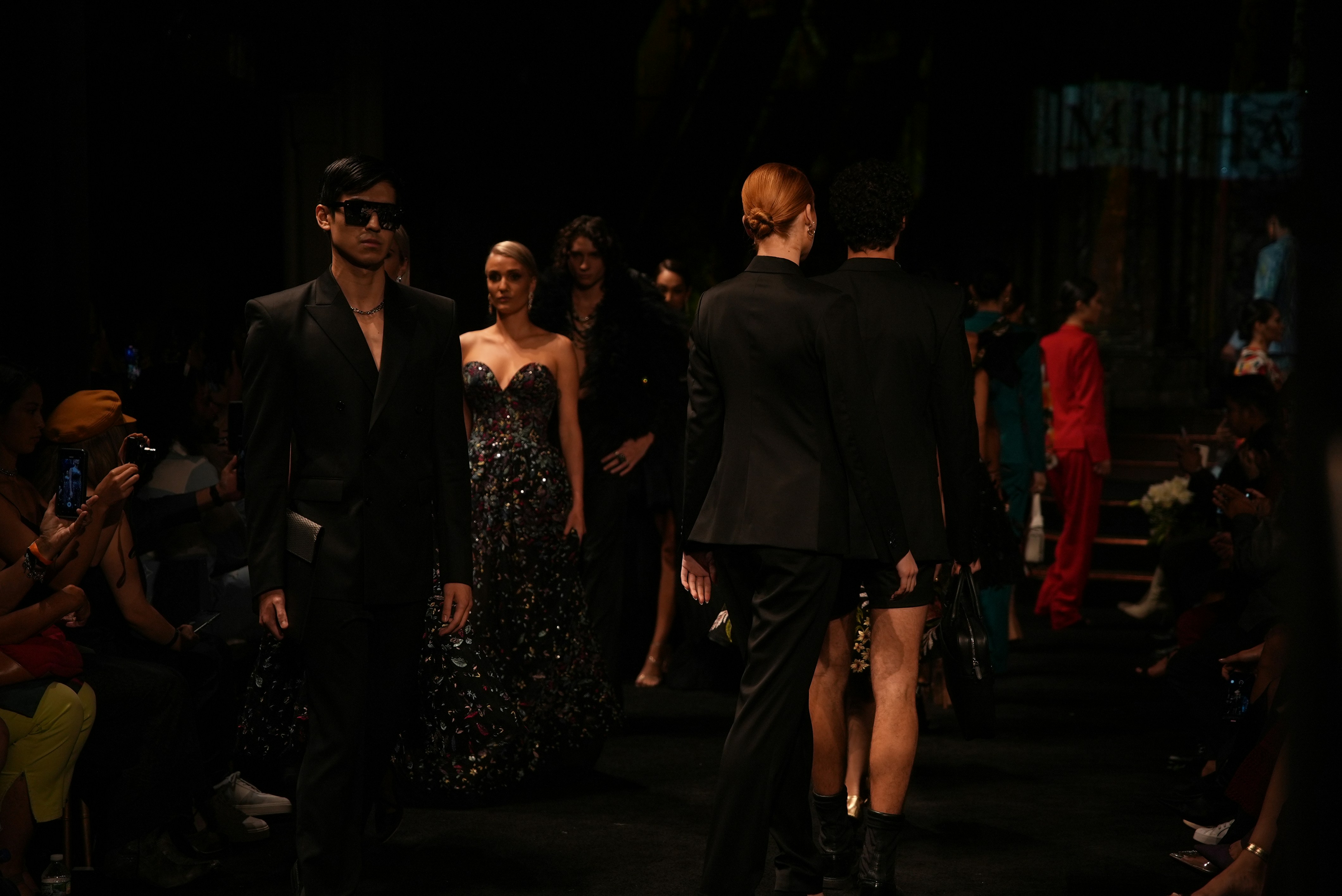 Midrun Spotlight: A Subdued Night on the Catwalk