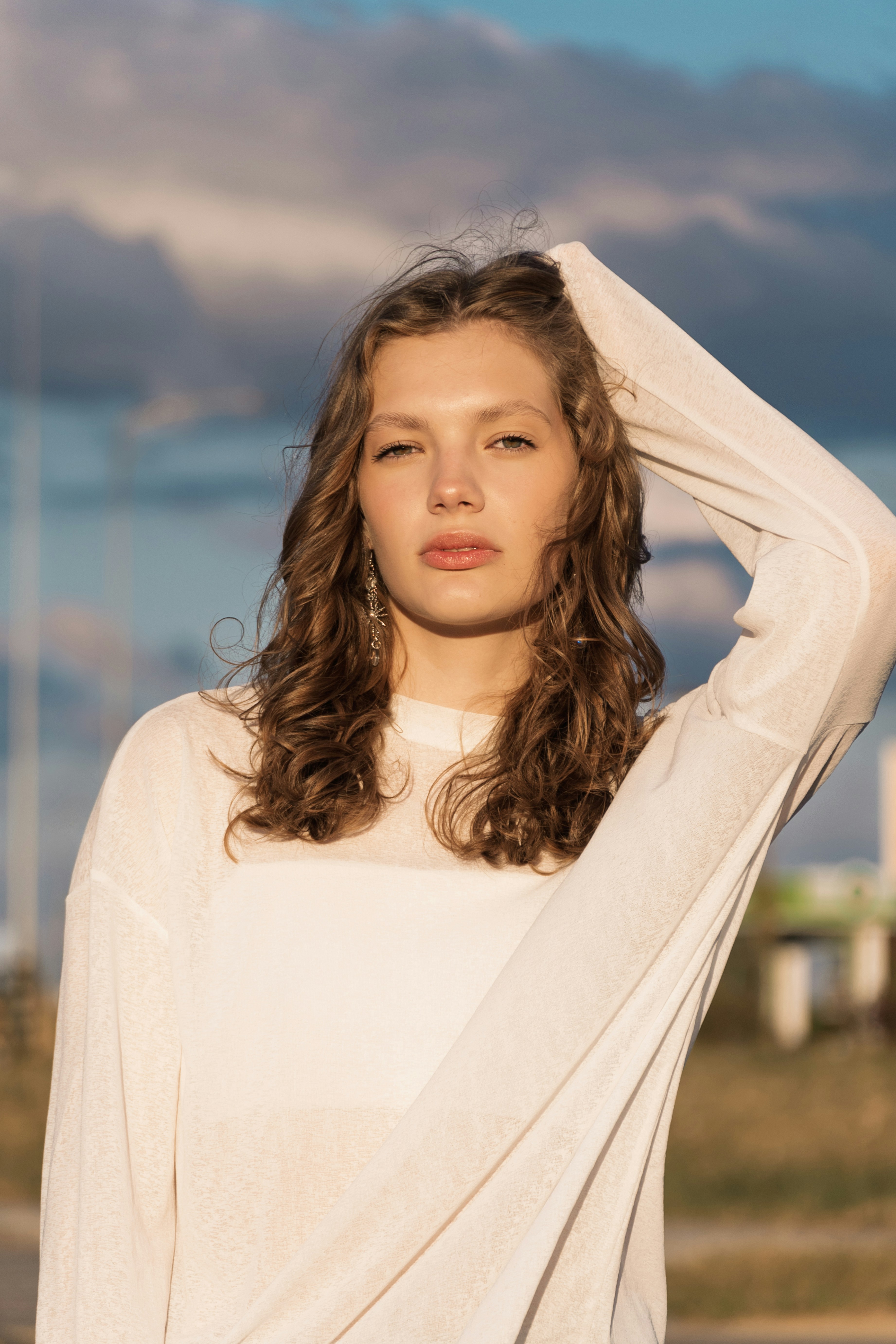 Soft Sunlight, Strong Presence: A Portrait in Cream