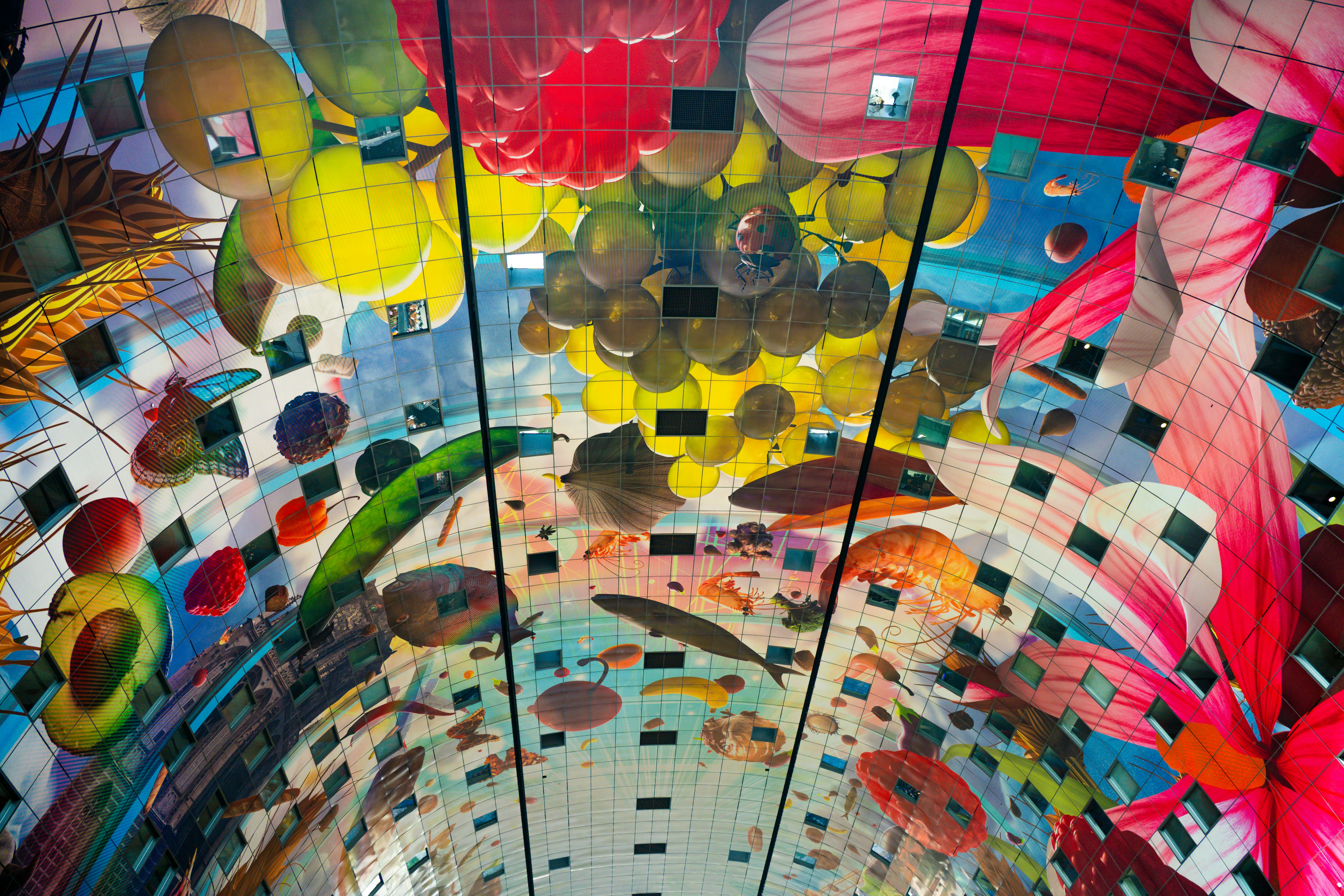 Ceiling of Echoes: A Kaleidoscopic Dome of Ballooned Light