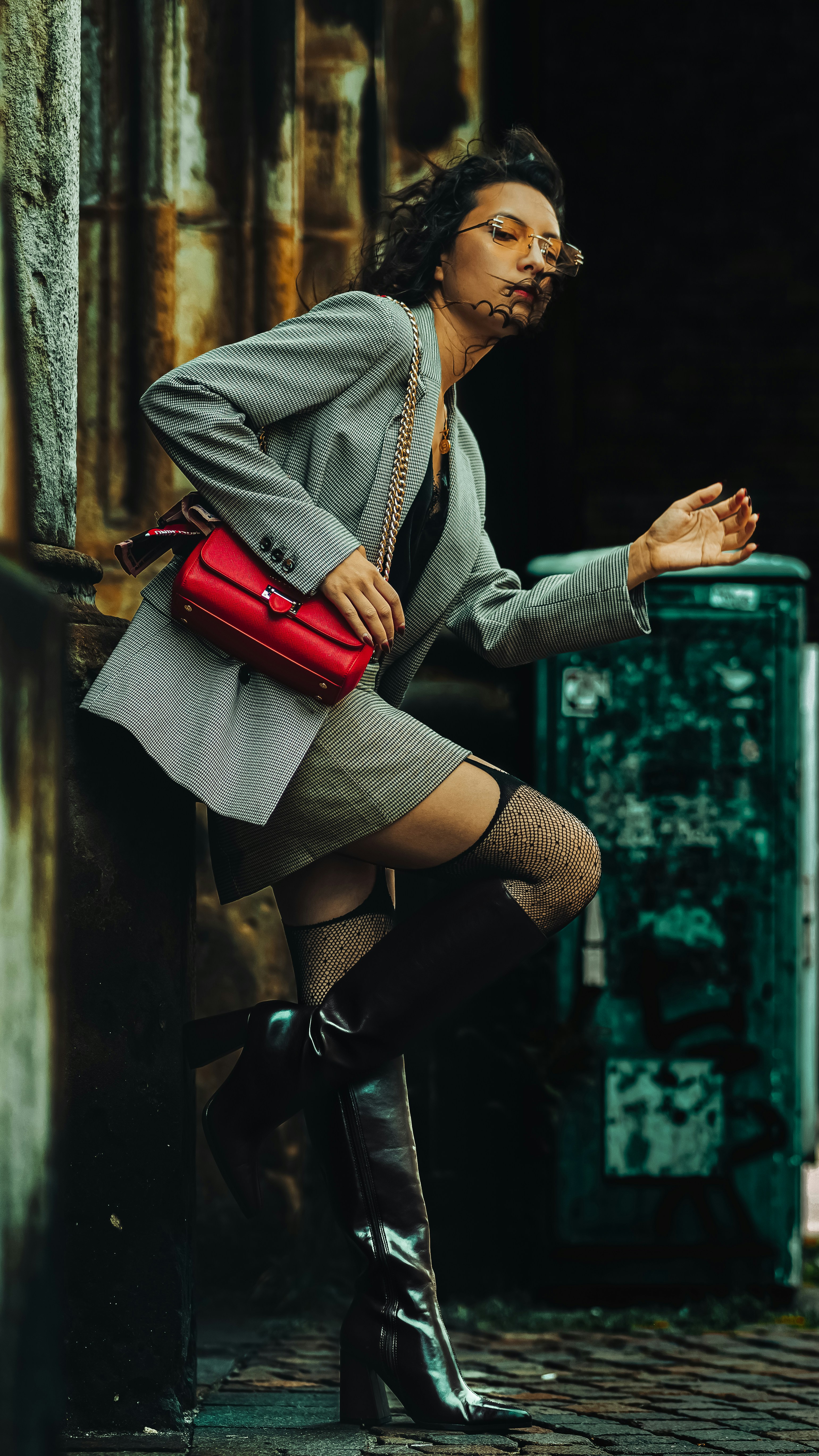 Red Bag, Concrete Pulse: Urban Style in Motion
